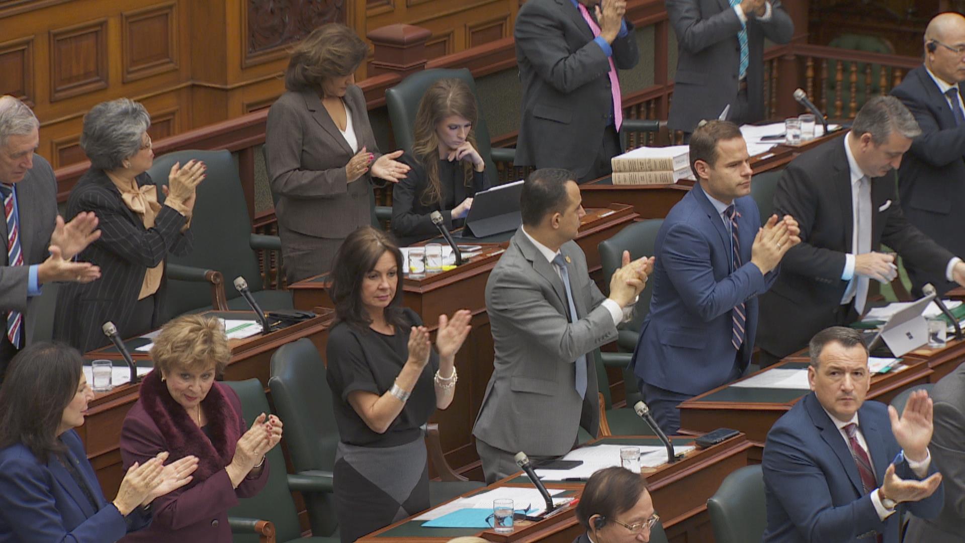 Amanda Simard, Jordan Peterson et un véhicule spécial à l’horaire de ...