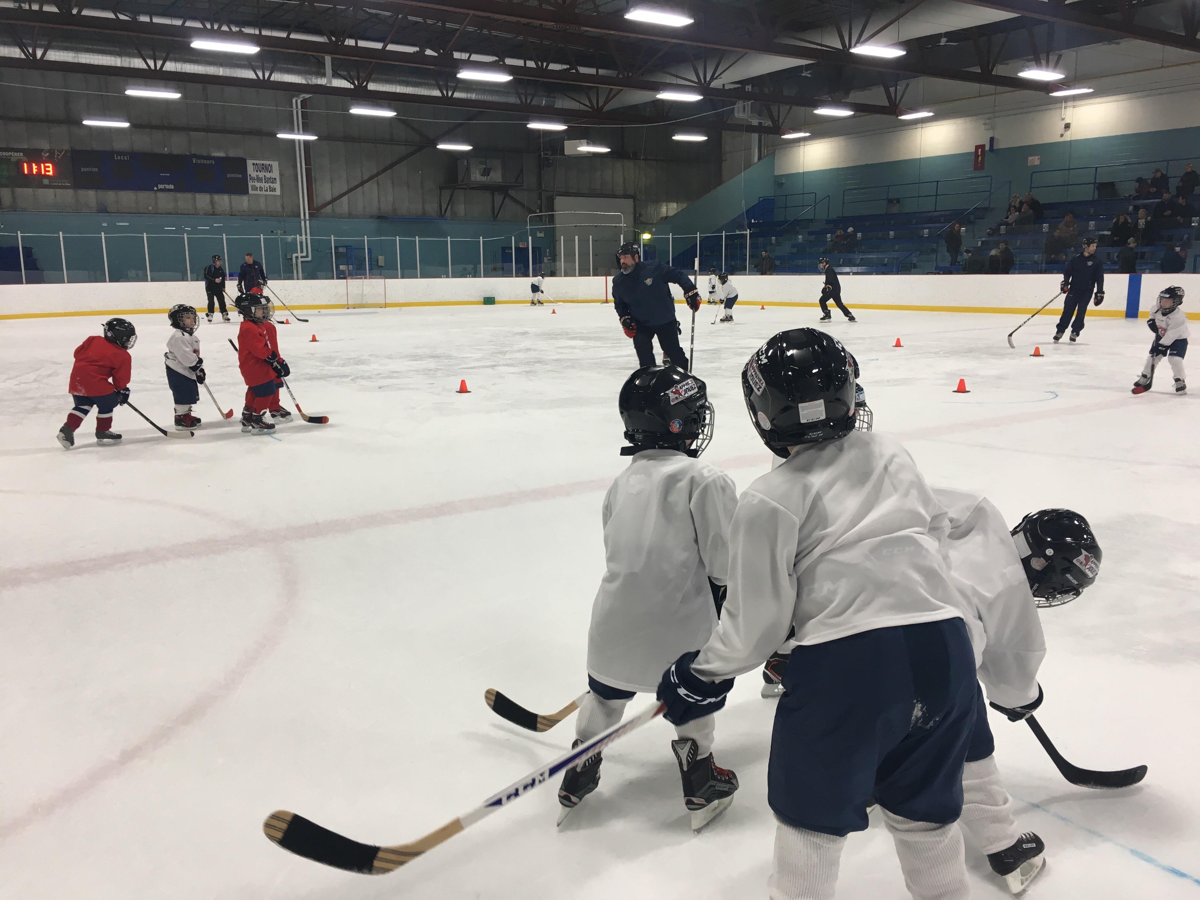 Des joueurs du Canadien de Montréal initient des jeunes de la région au ...