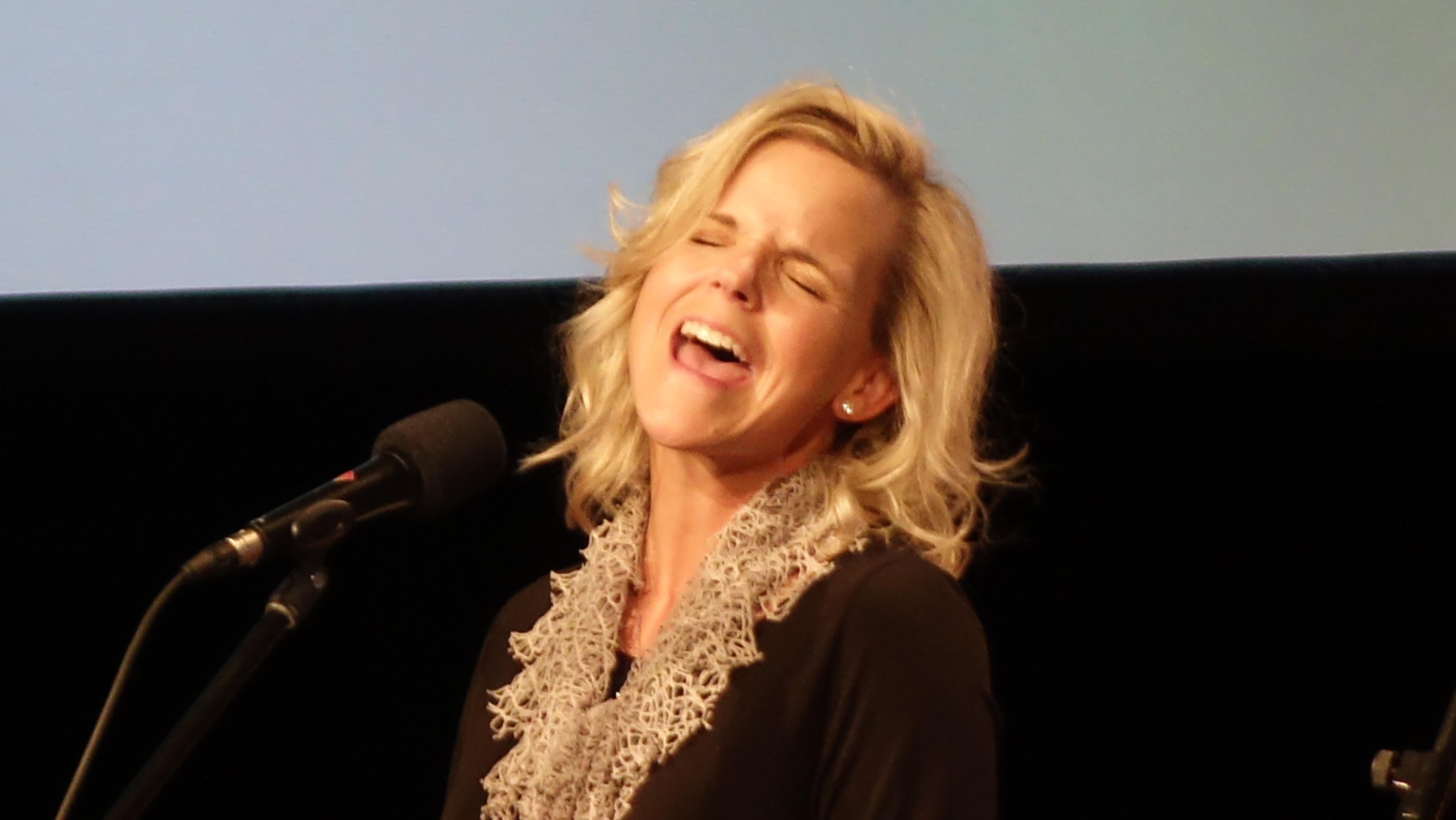 Les artistes chantent pour donner espoir | Radio-Canada.ca
