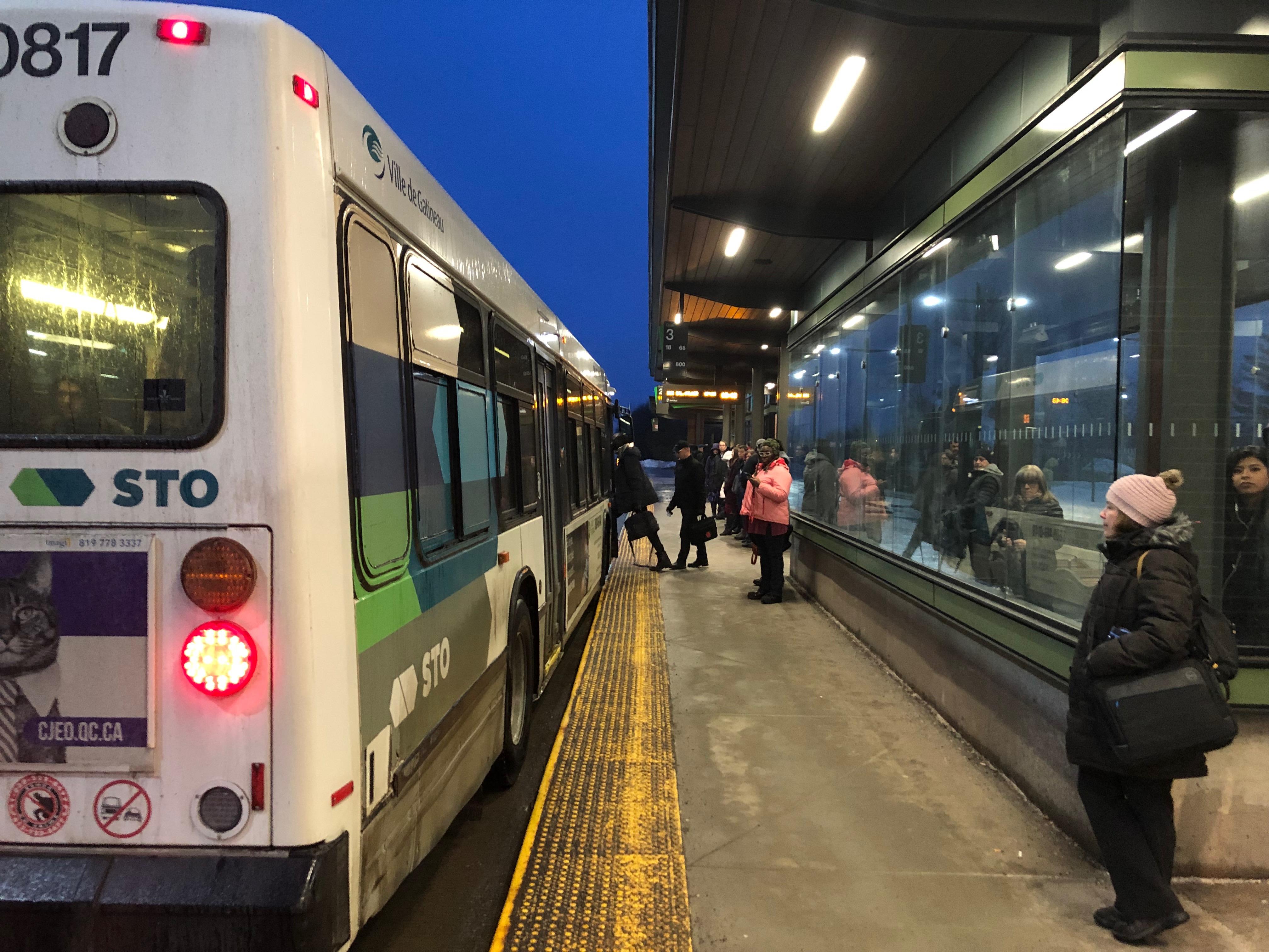 Problèmes avec les Nova Bus : le réseau de la STO revient à la normale ...