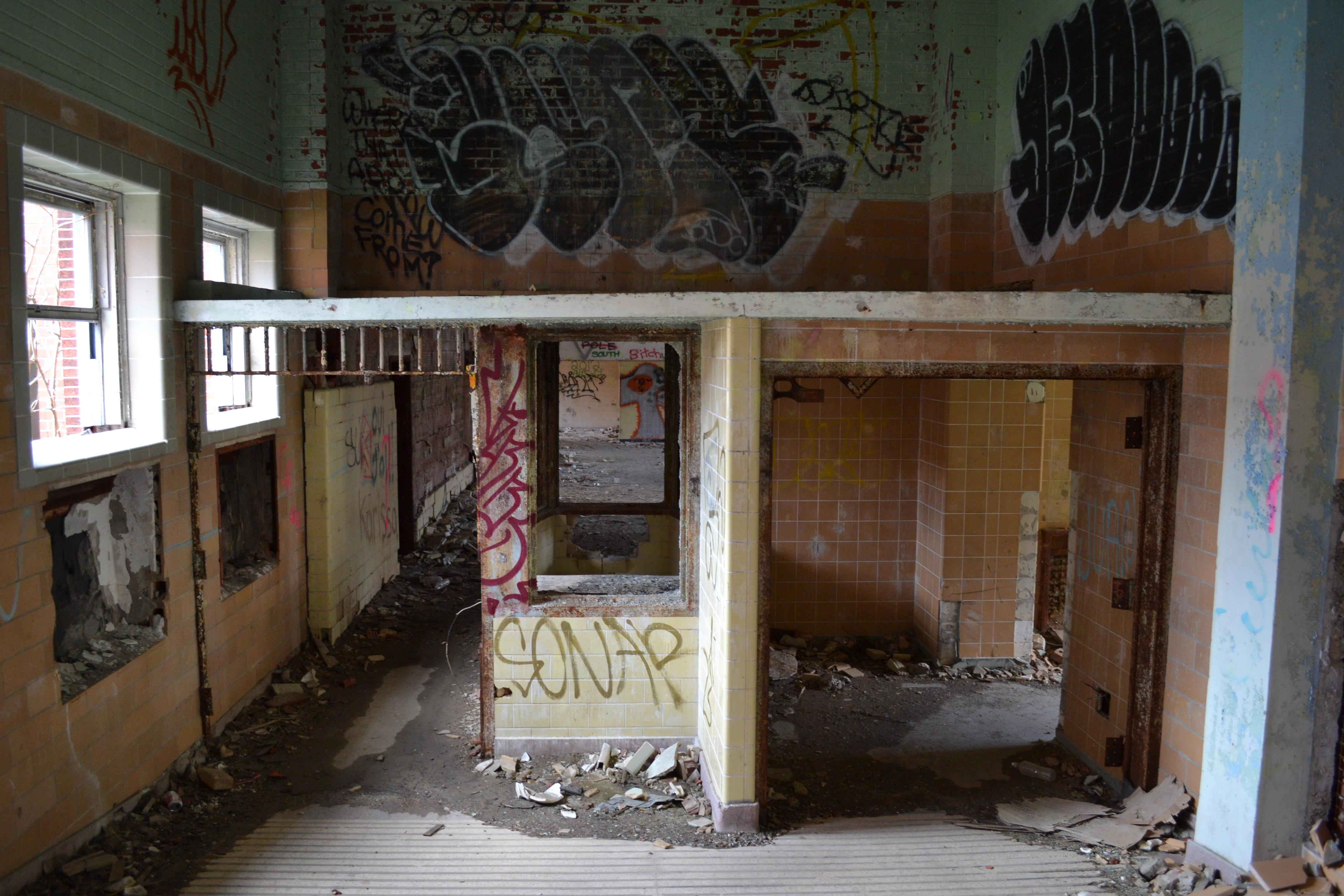 La prison abandonnée de Burwash : un site « touristique » insolite ...