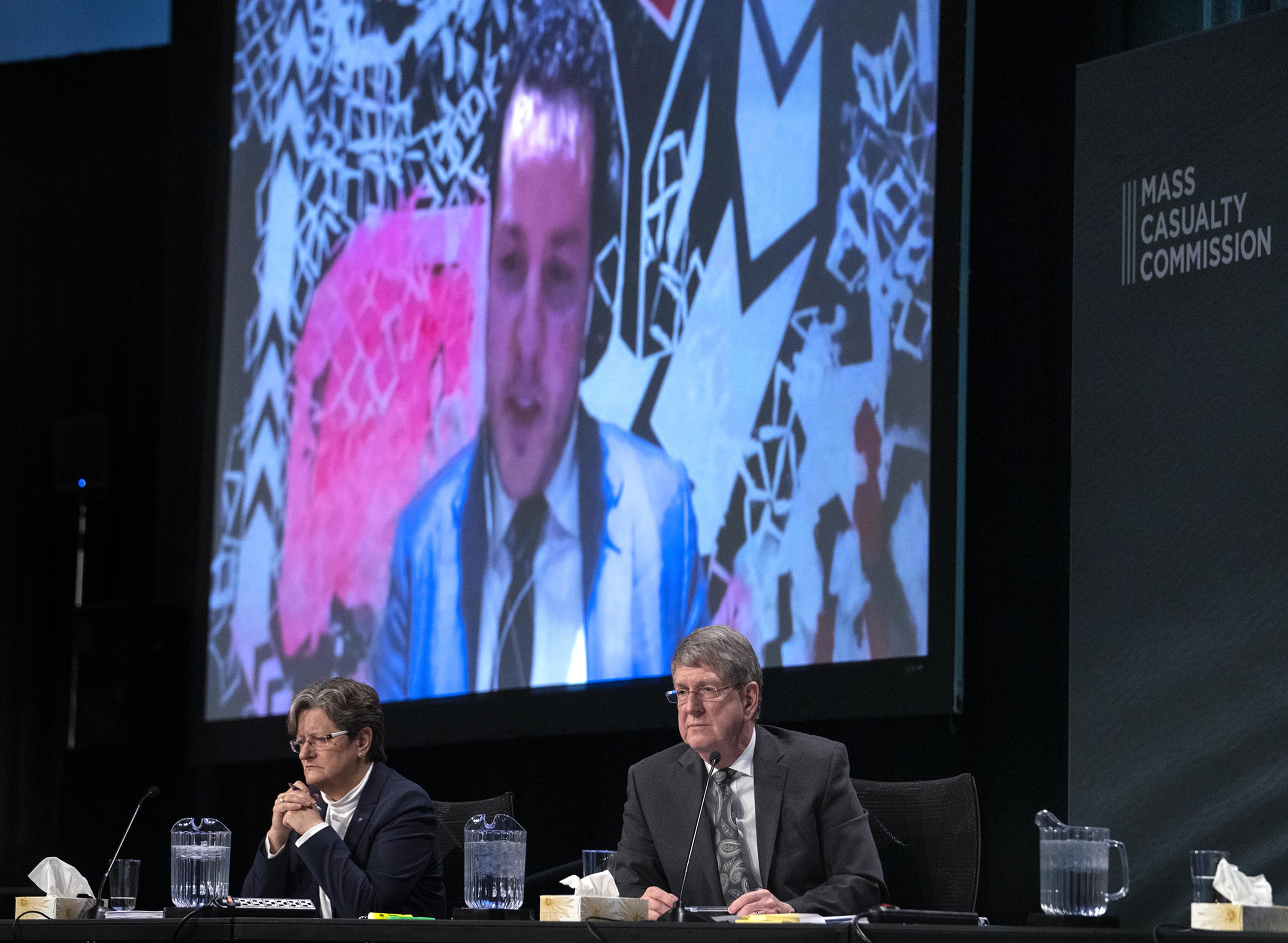 La conjointe du tueur de Portapique doit témoigner à l’enquête, insiste ...