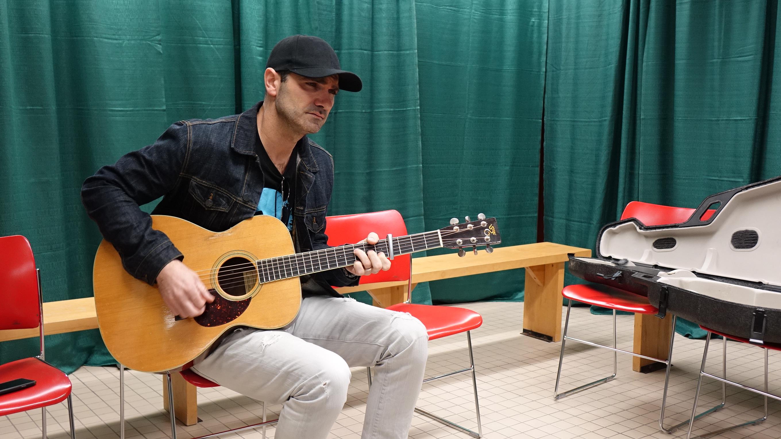 Les artistes chantent pour donner espoir | Radio-Canada.ca
