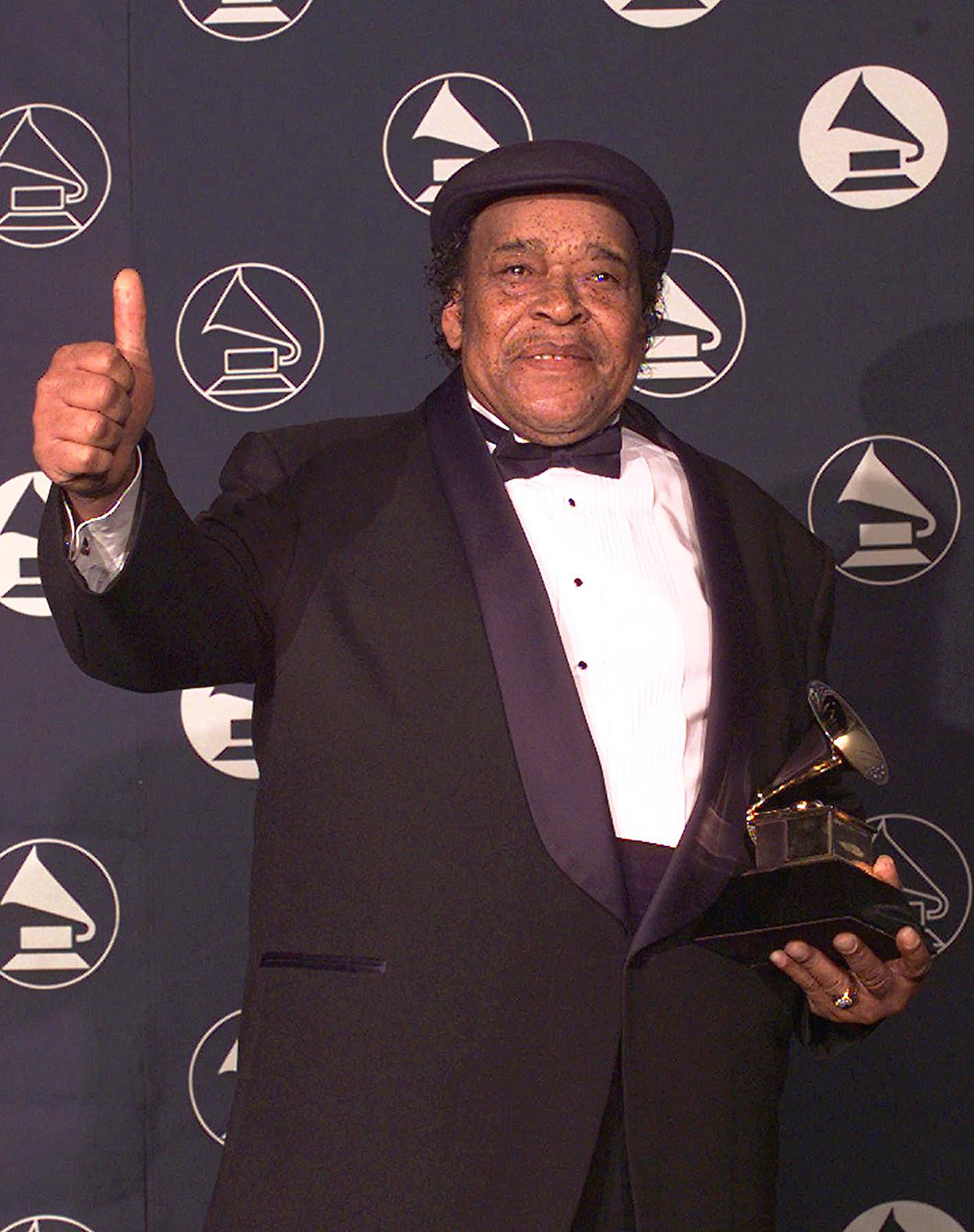 Le légendaire harmoniciste blues James Cotton meurt à 81 ans | Radio ...