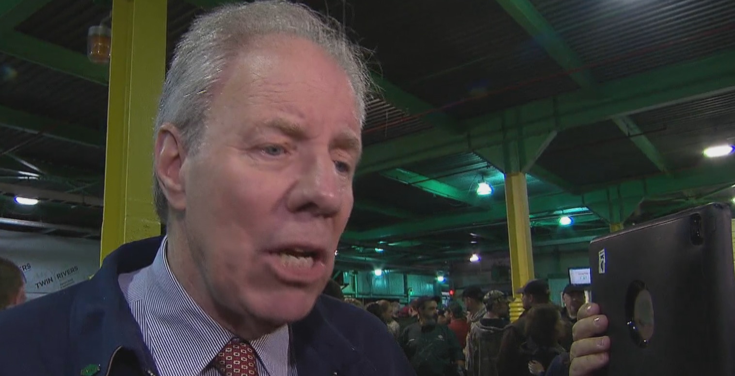 Les travailleurs forestiers manifestent pour leur gagne-pain | Radio ...