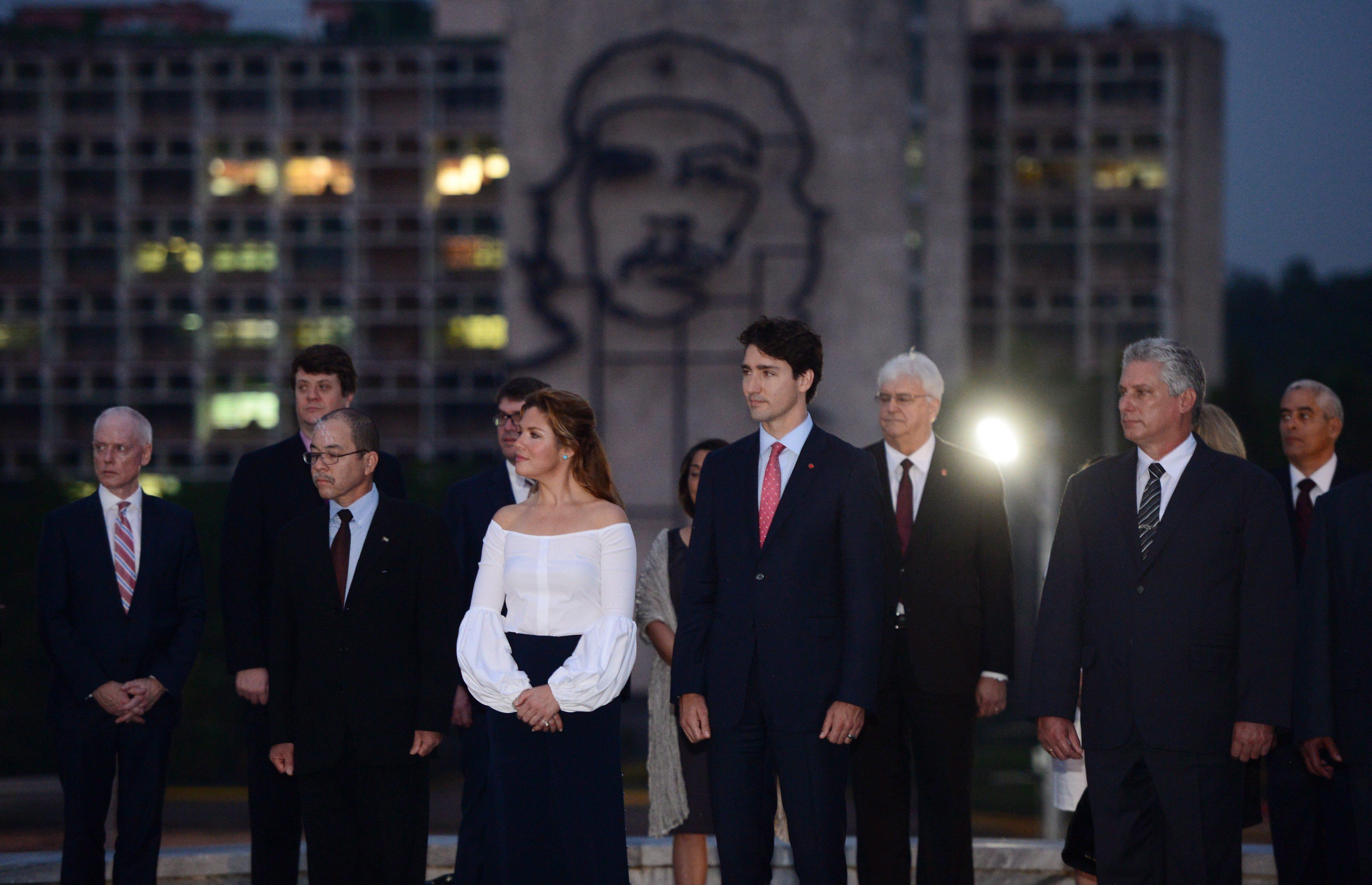 Justin Trudeau parle affaires avec Raul Castro à Cuba | Radio-Canada.ca