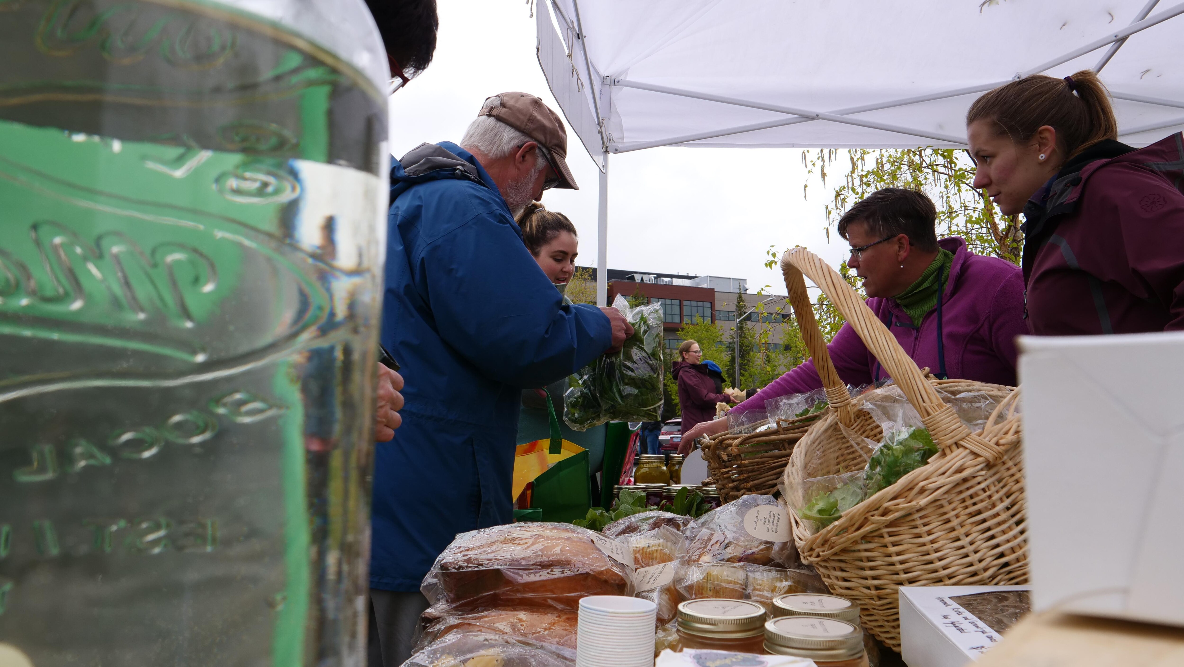 La saison du marché fermier à Yellowknife est lancée | Radio-Canada.ca