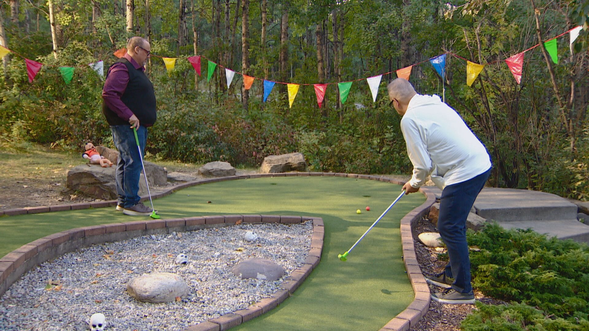 À la découverte du terrain de mini golf du Winsport à Calgary! | Le ...
