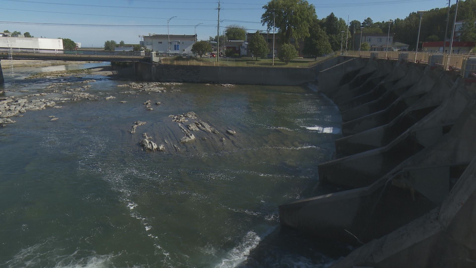Le mur de protection de la rivière Matane doit être reconstruit | Radio ...