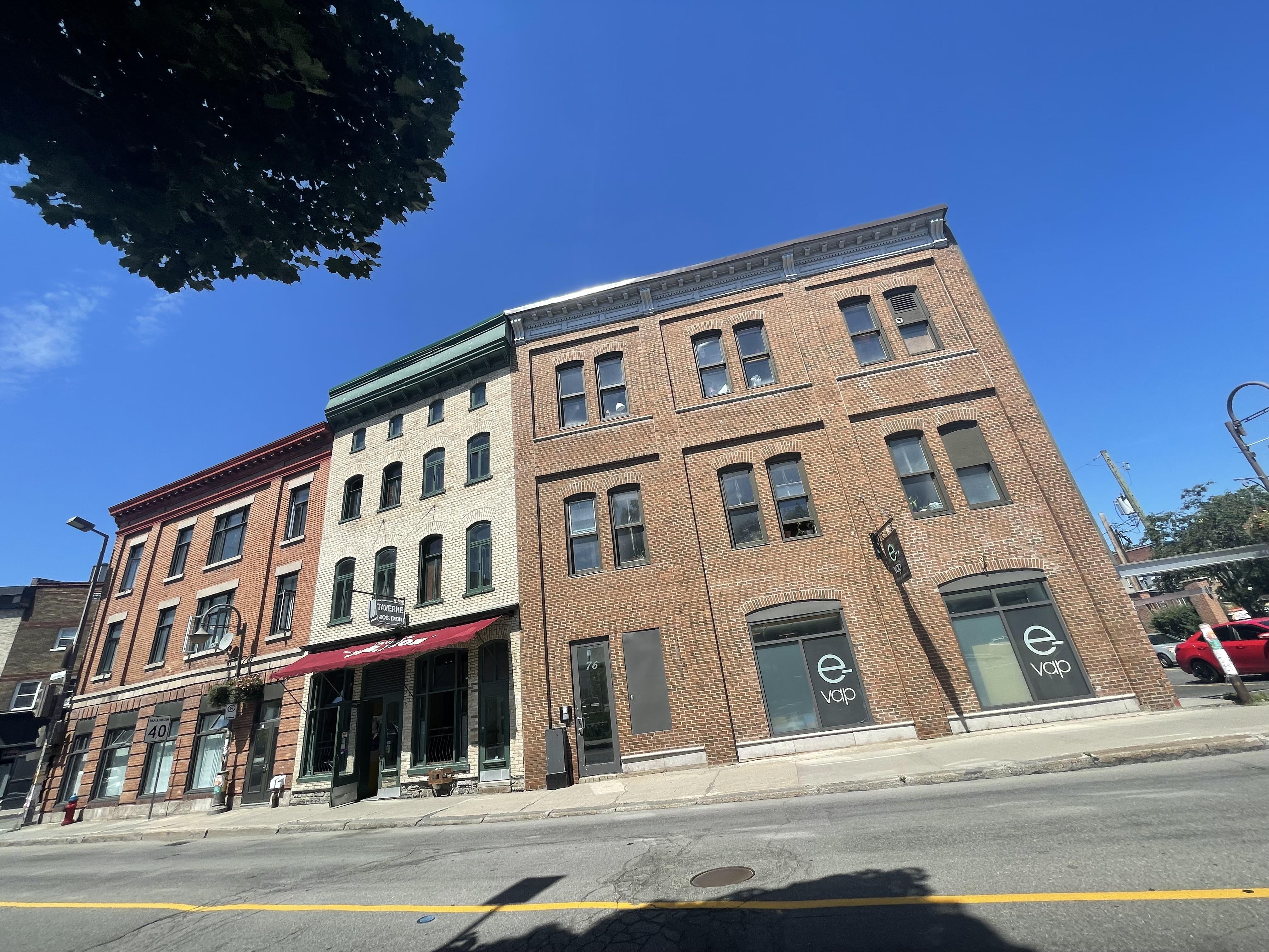 Pour ses 10 ans, Le Pantoum achète le bâtiment qu’il occupe depuis ses ...