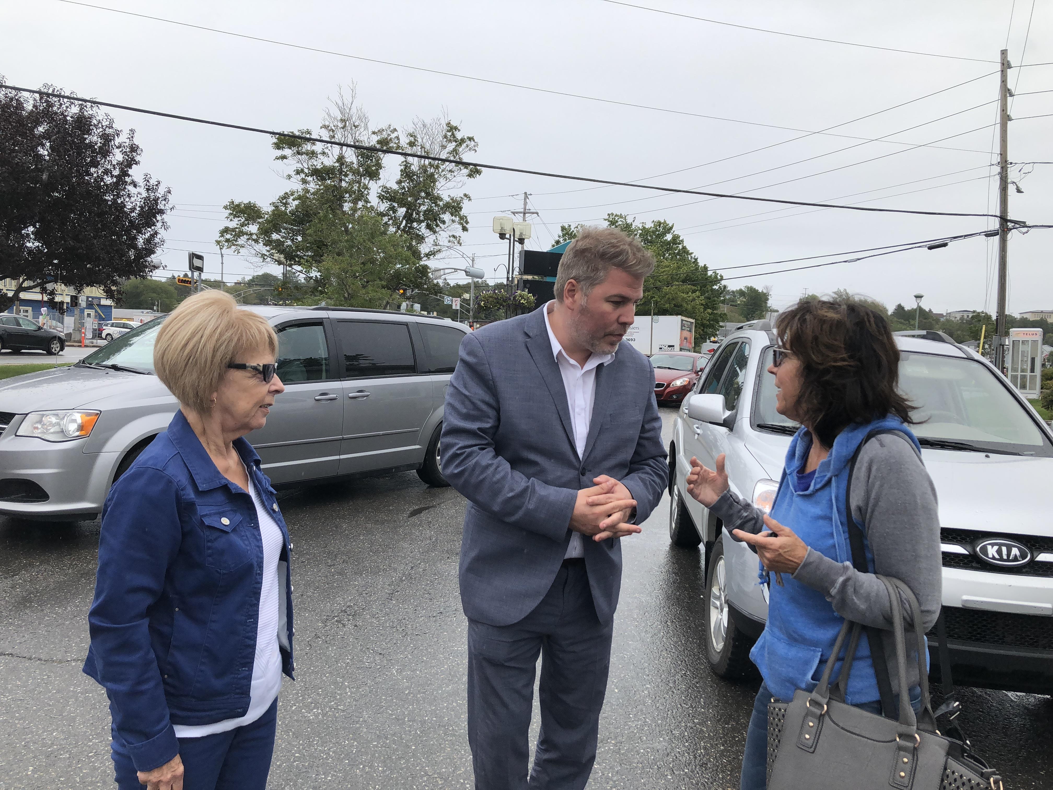 Une journée dans la campagne électorale de Pascal Bérubé, candidat du ...