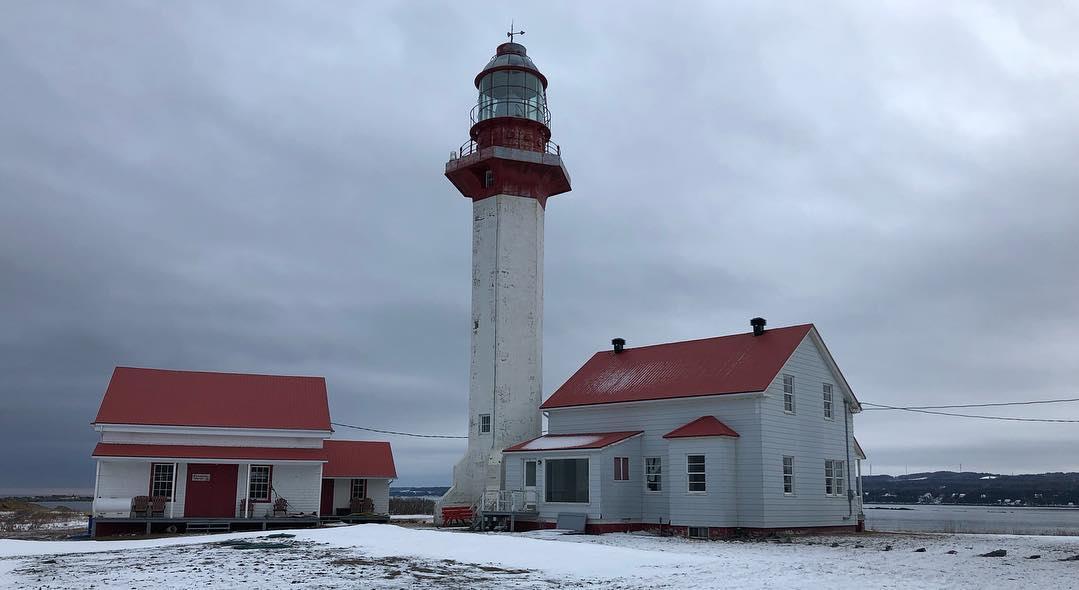 Patrimoine : une seconde vie pour le phare de Métis-sur-Mer | Radio ...