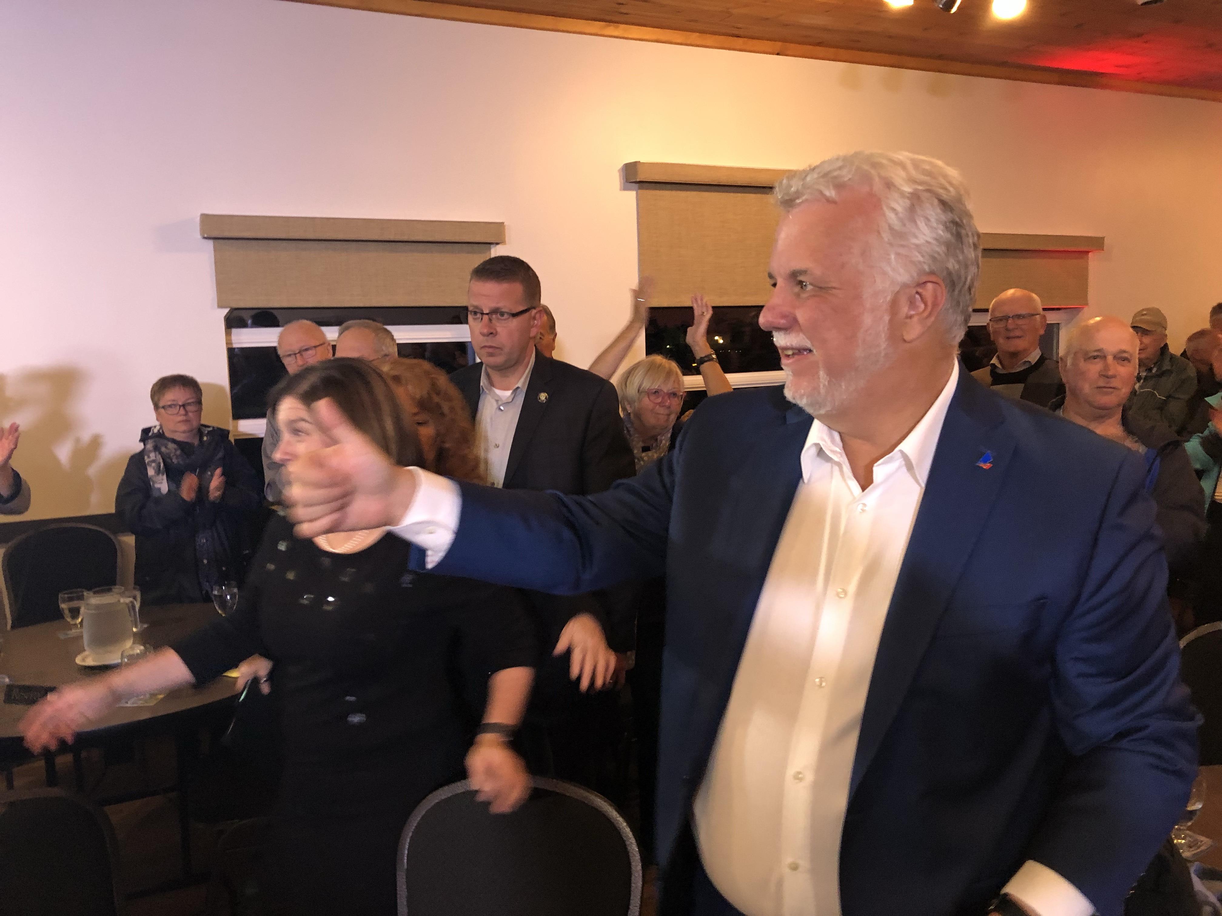Philippe Couillard fait un dernier tour de piste dans la région ...