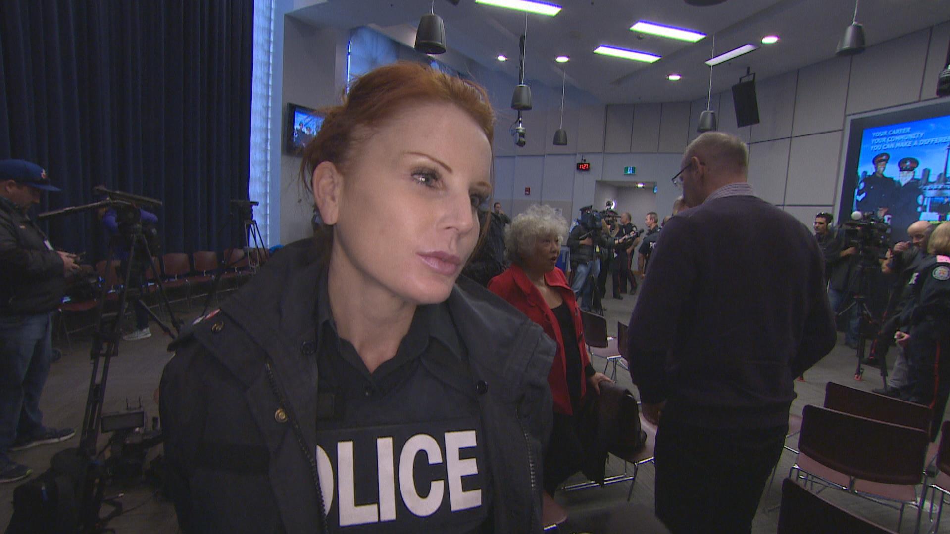 Le Service de police de Toronto en mode recrutement | Radio-Canada.ca