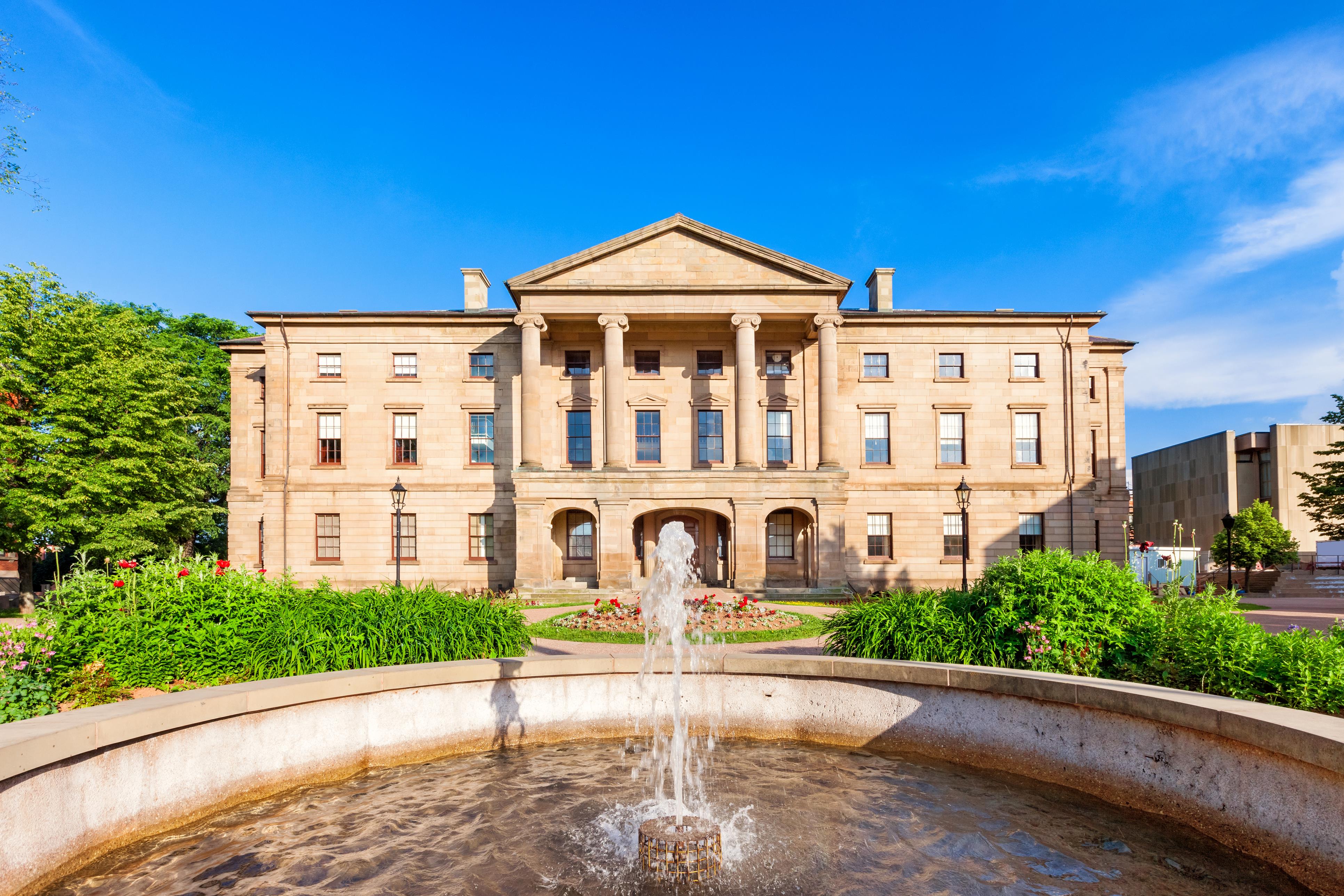 La restauration du lieu historique Province House franchit une nouvelle ...