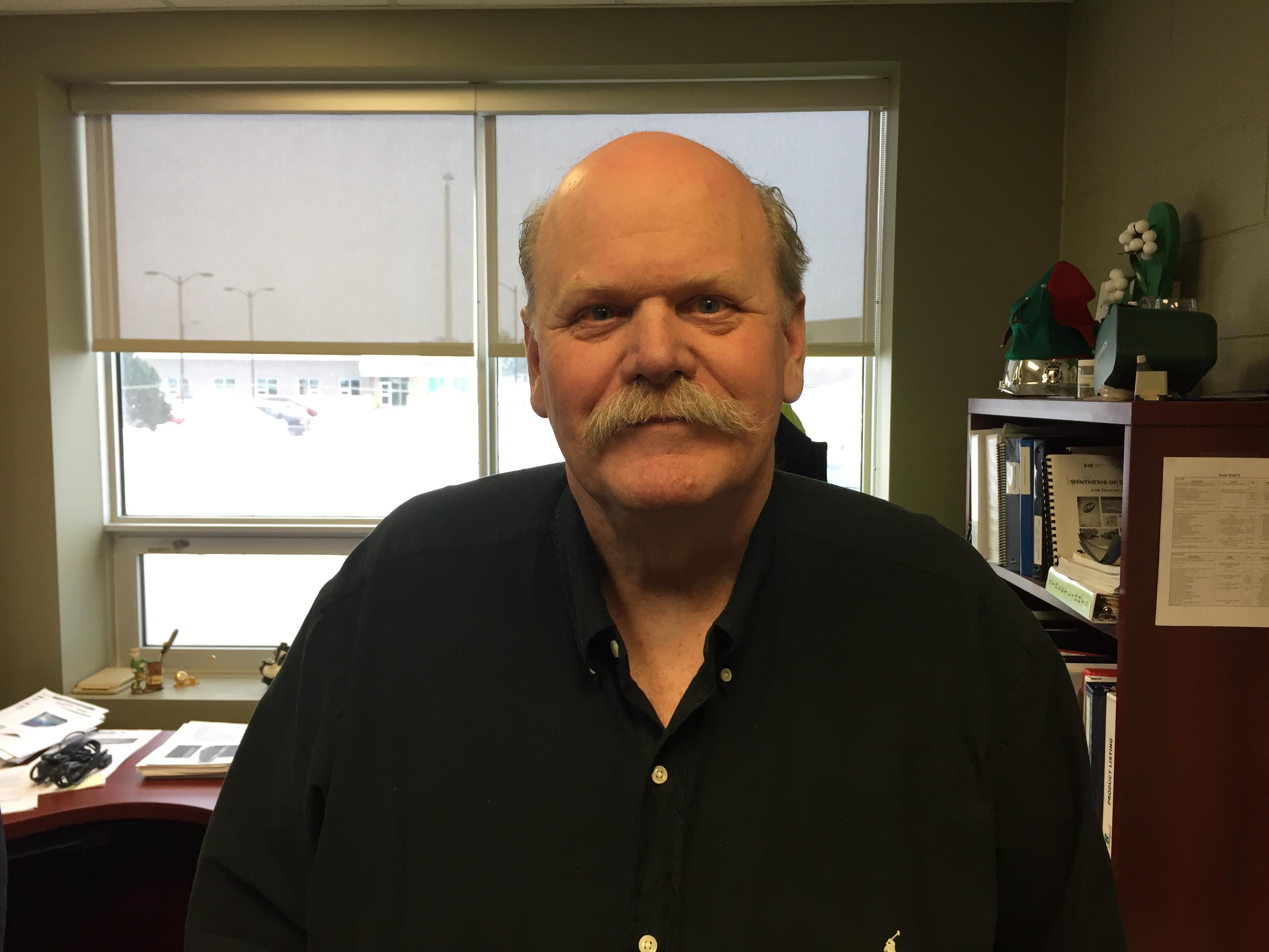 Une méthode innovatrice pour boucher les nids-de-poule fait des jaloux ...