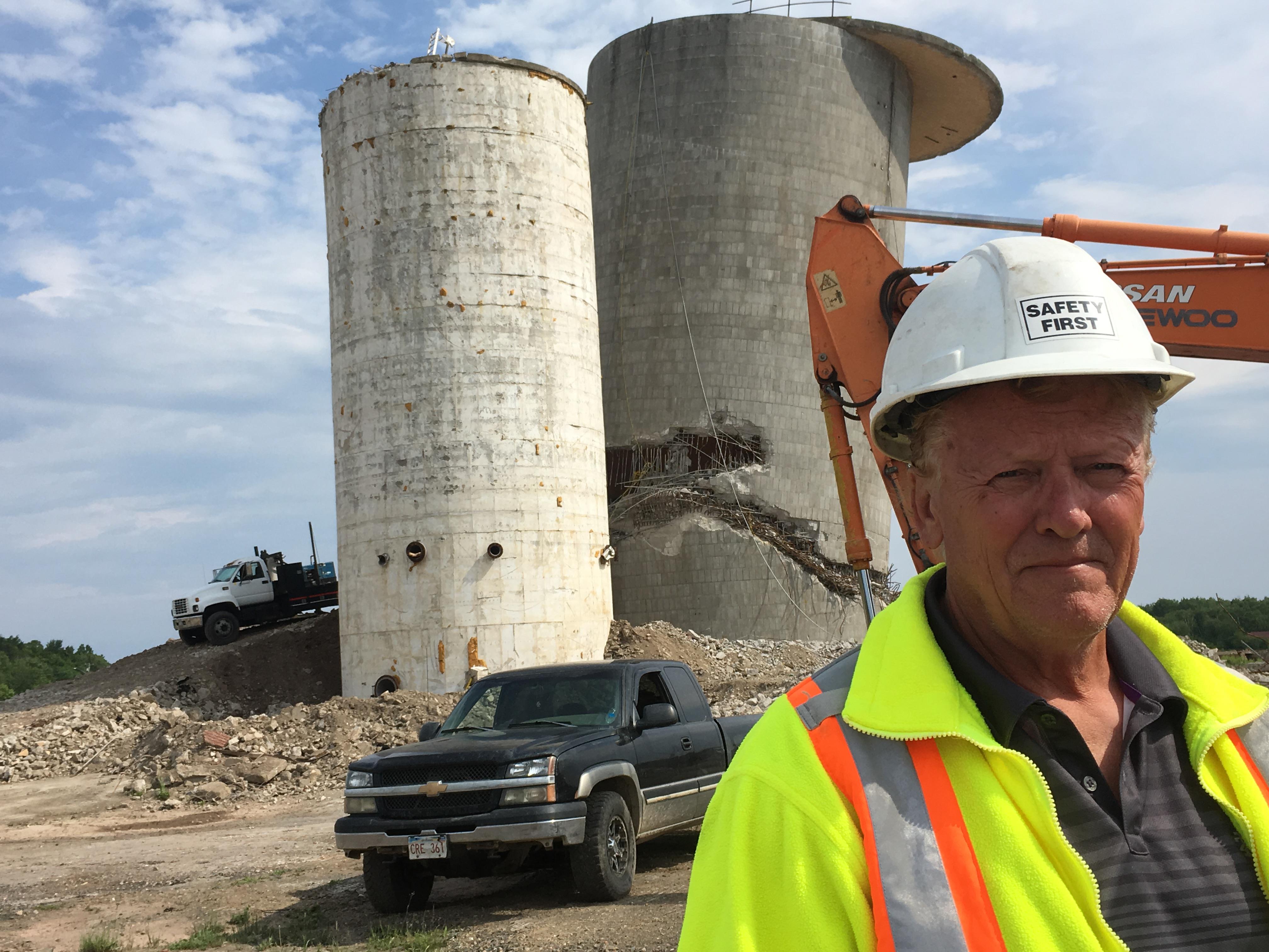 Bathurst reçoit une subvention pour démolir les tours de l'ancienne ...