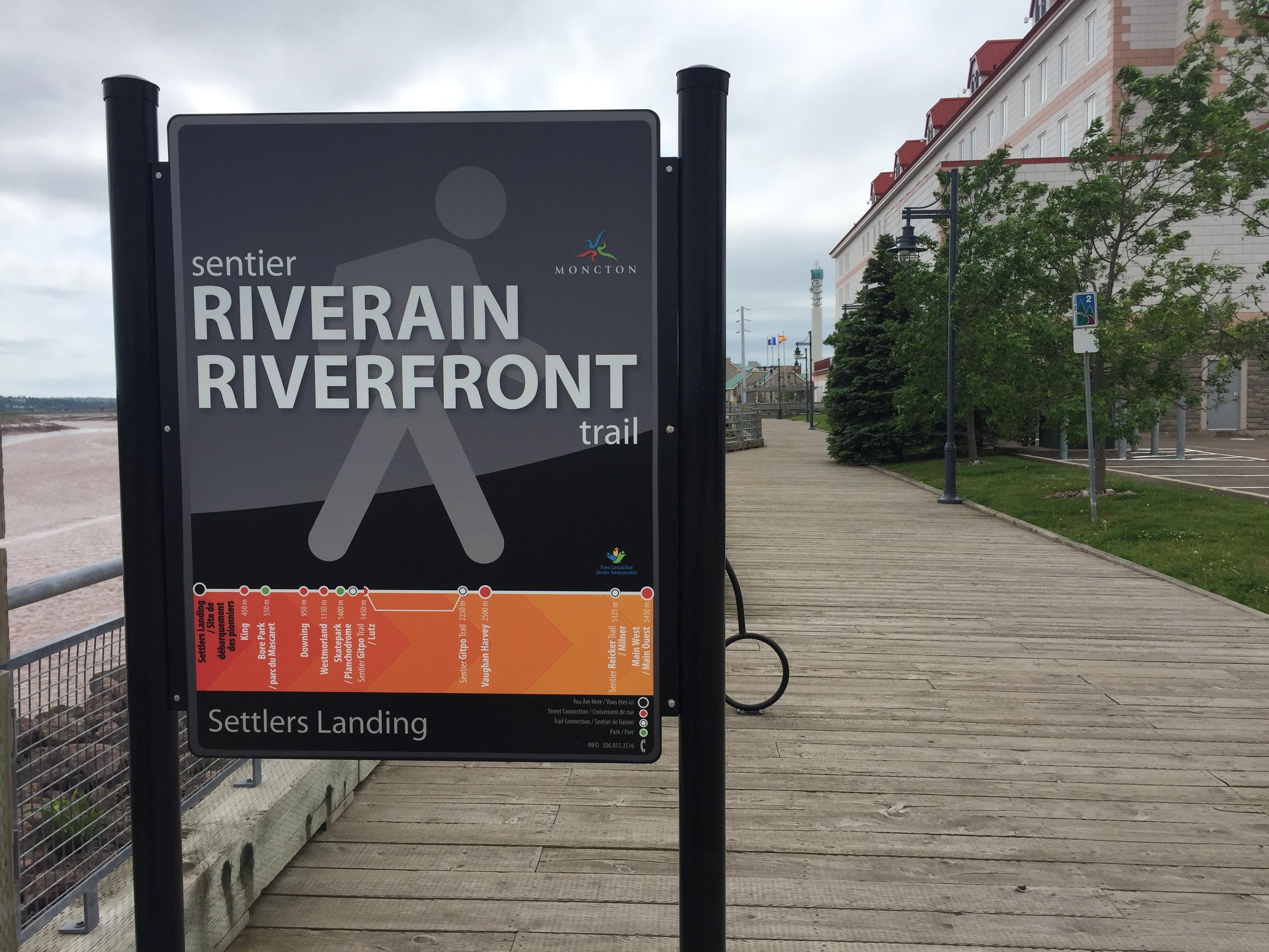Rencontre avec deux immigrants français sur le sentier urbain de ...