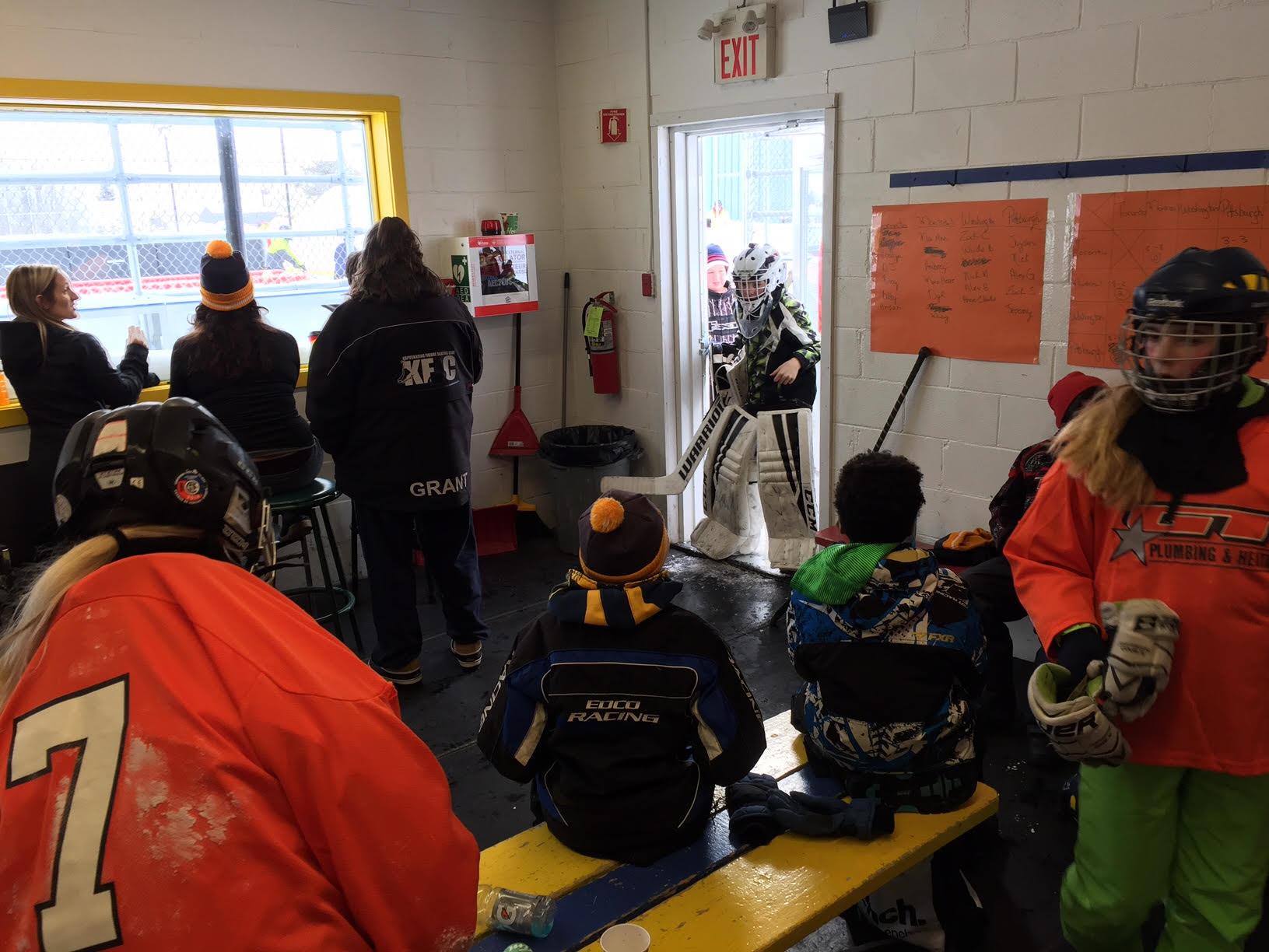 Une patinoire extérieure fait la renommée de Val Rita-Harty | Radio ...