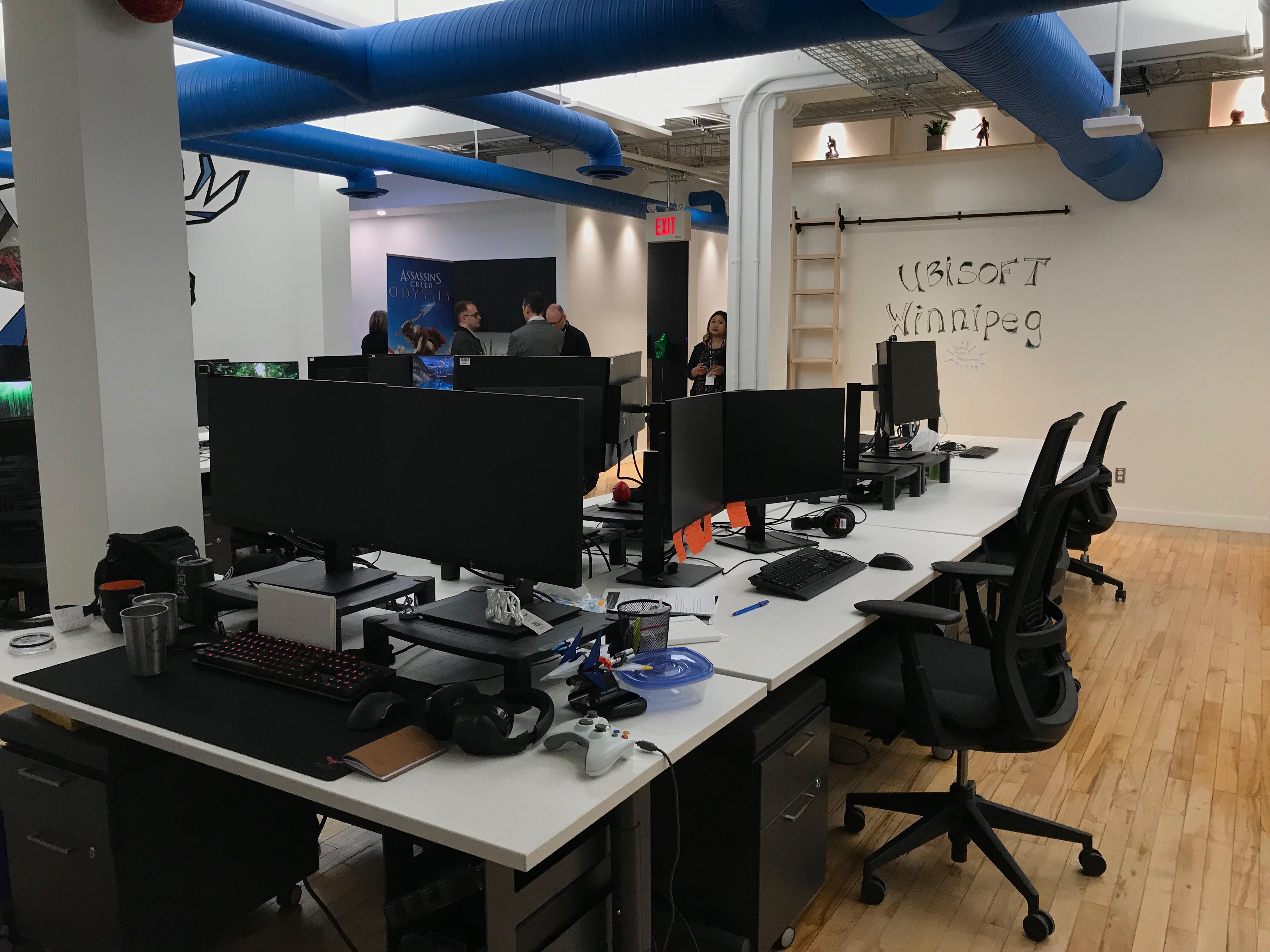 Une filiale d'Amazon dévoile ses nouveaux bureaux à Winnipeg | Radio ...