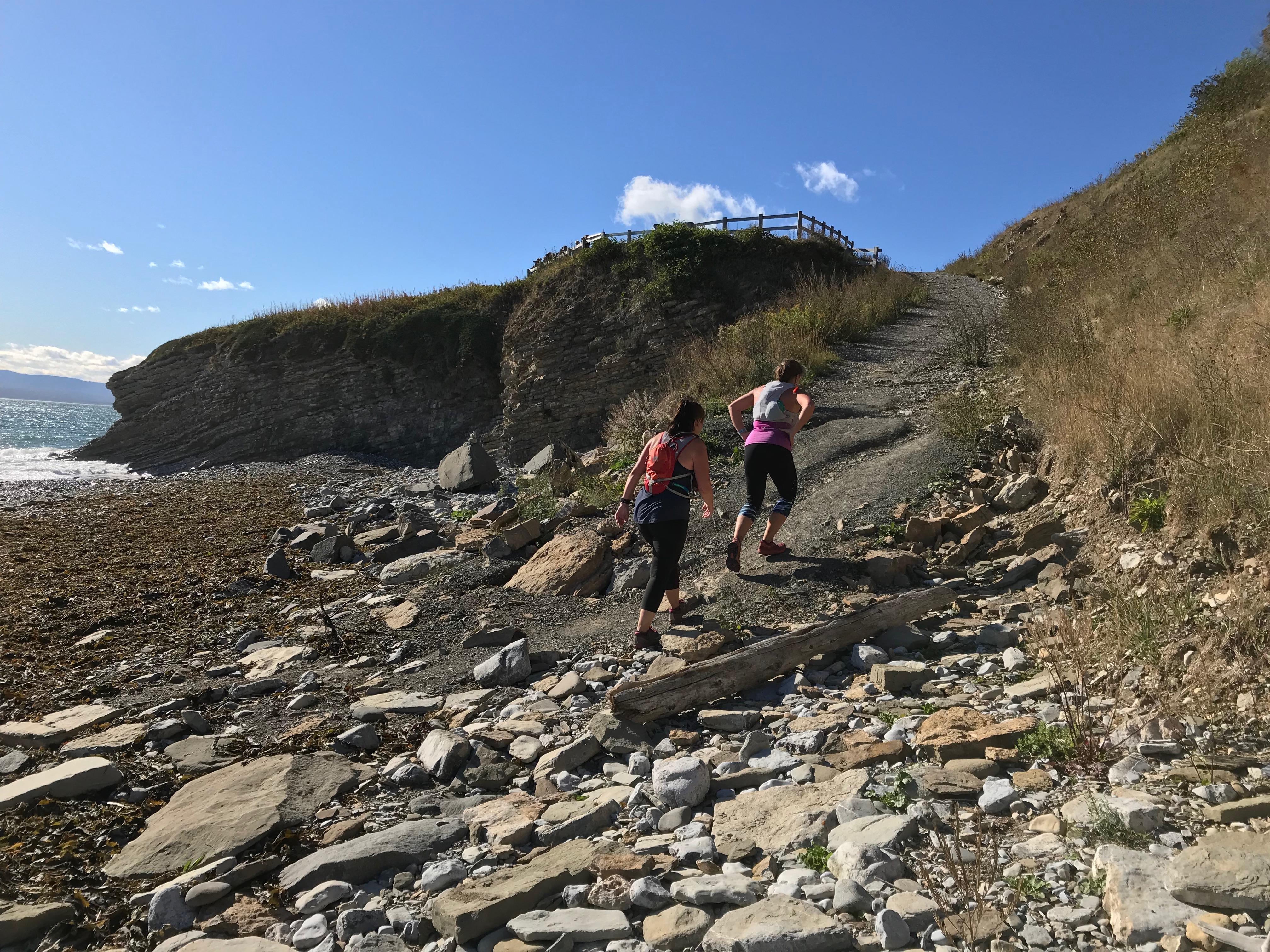 Un Ultra-Trail venteux au parc national Forillon | Radio-Canada.ca