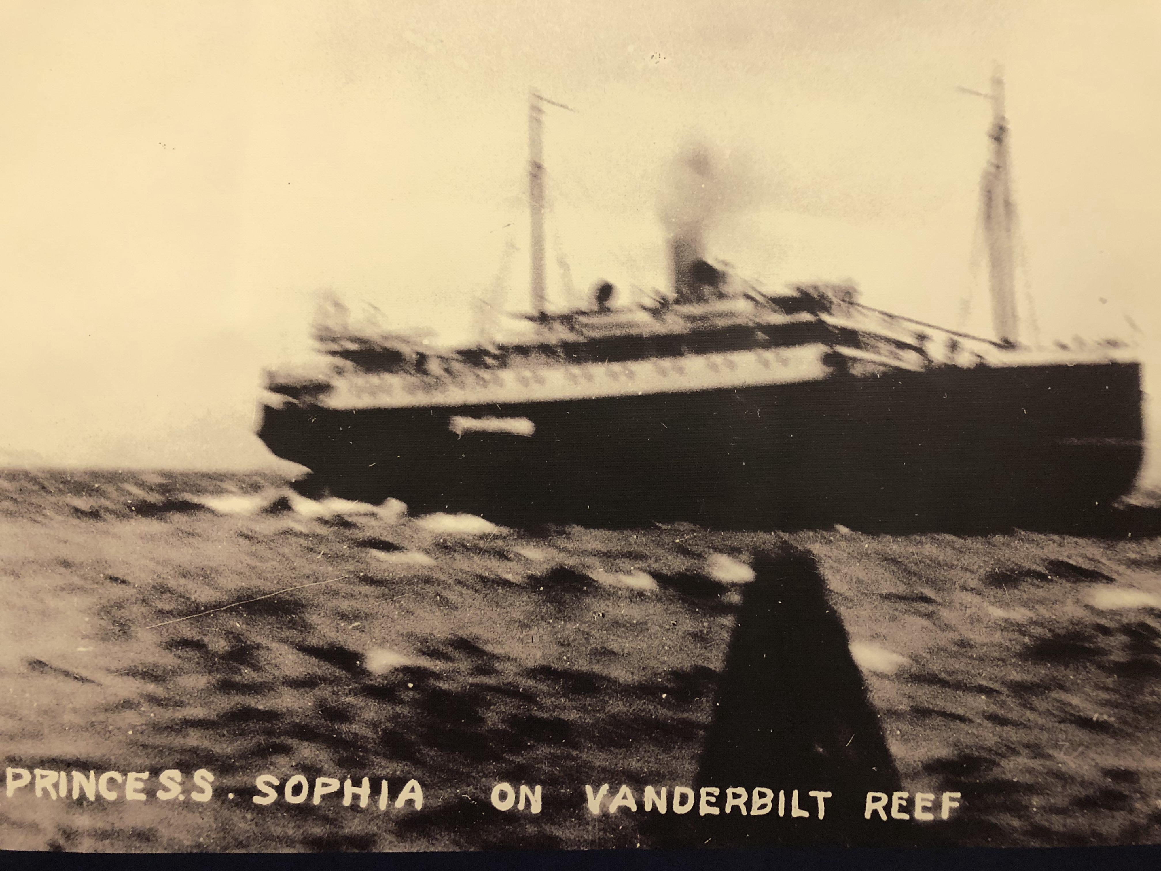 La tragédie méconnue du SS Princess Sophia, le pire naufrage de la côte ...