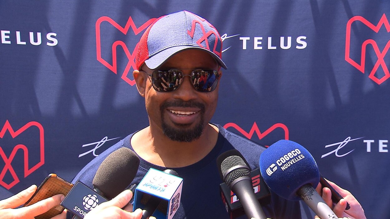 Khari Jones n'est pas finaliste au titre d'entraîneur de l'année ...