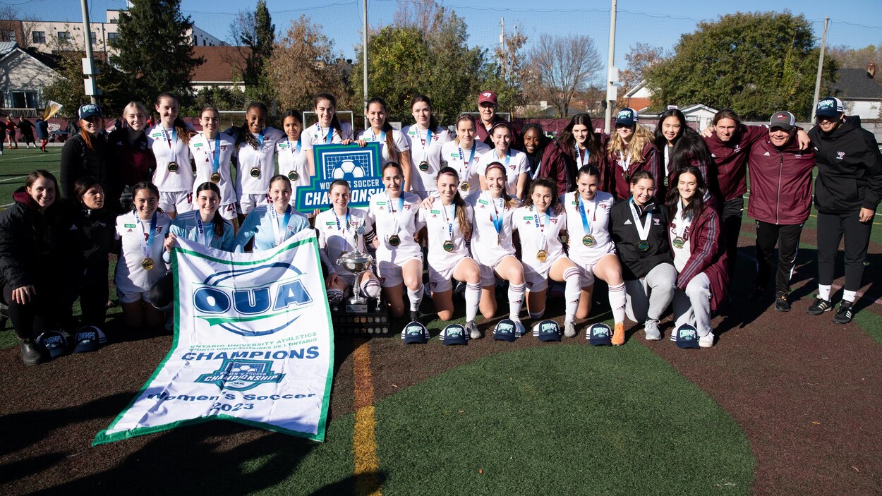 Les Gee-Gees conservent leur titre de championnes du soccer féminin ...