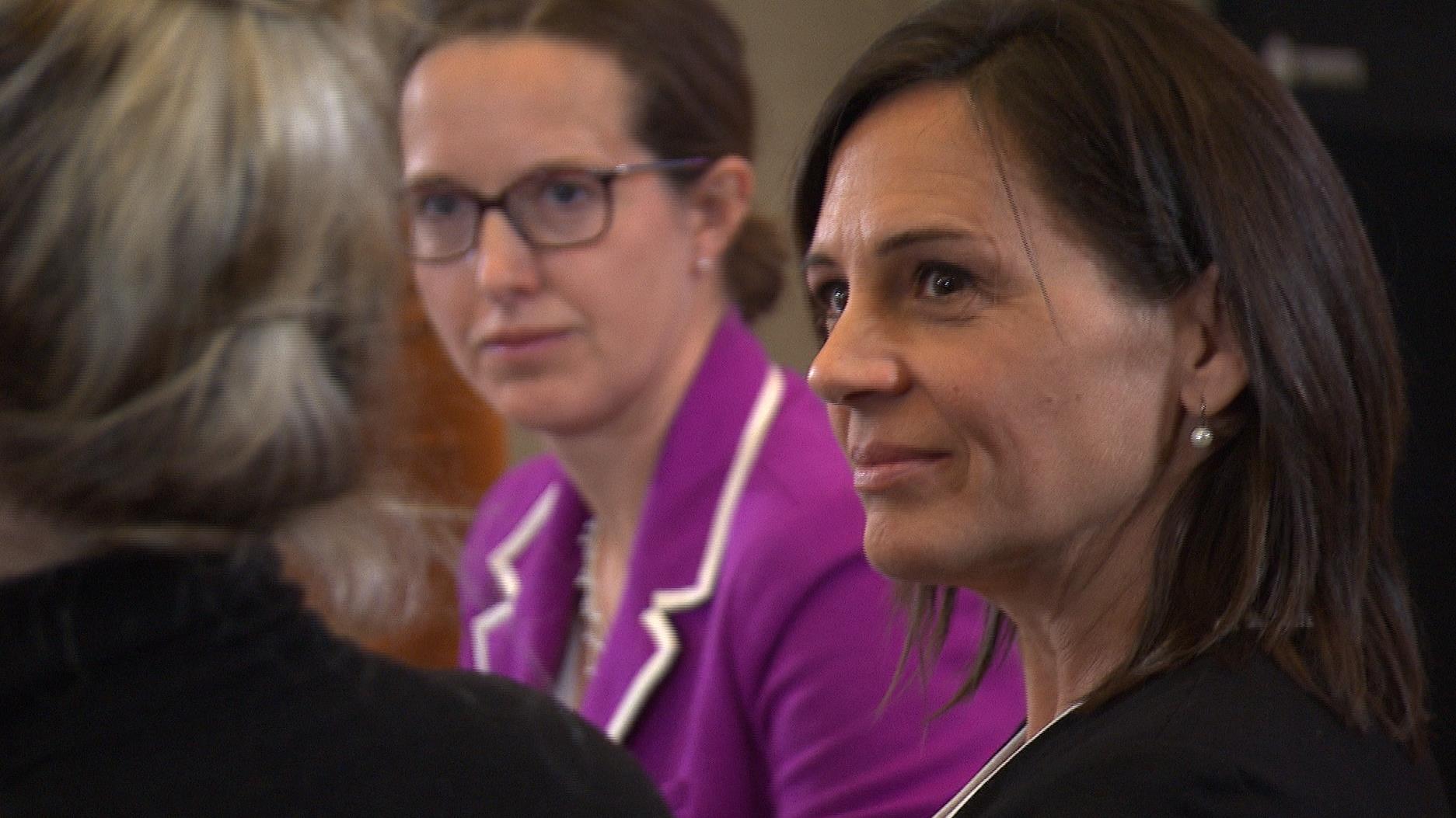 Visite de la ministre déléguée à l'Éducation, Isabelle Charest | OHdio ...