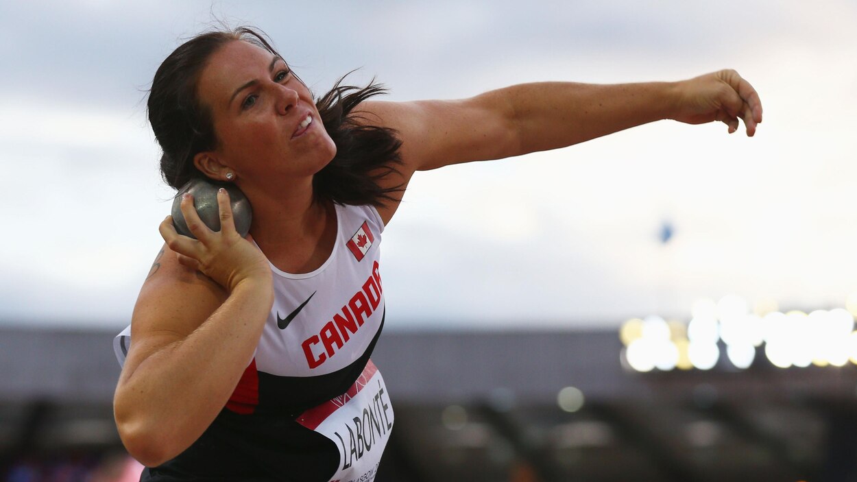 La lanceuse Julie Labonté à la retraite | Radio-Canada