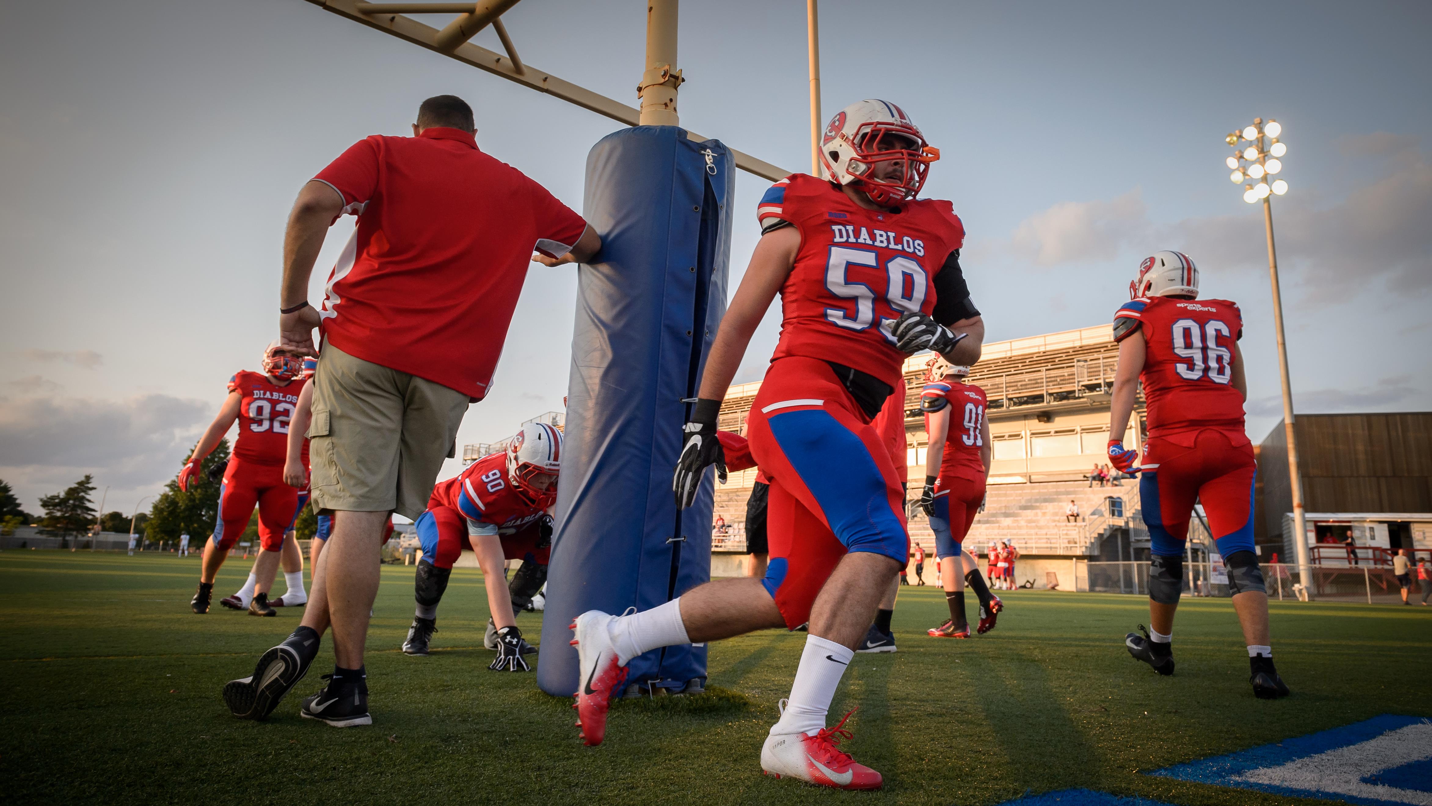 Football : un premier match de séries à domicile en 11 ans pour les ...