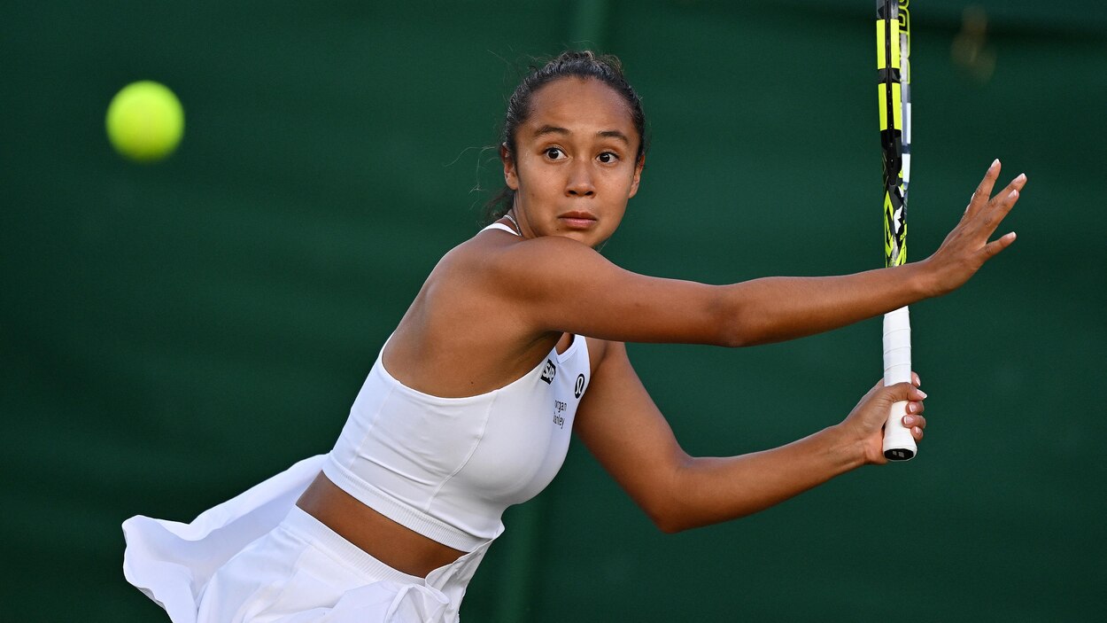 Leylah Annie Fernandez flanche au deuxième tour à Wimbledon | Radio-Canada