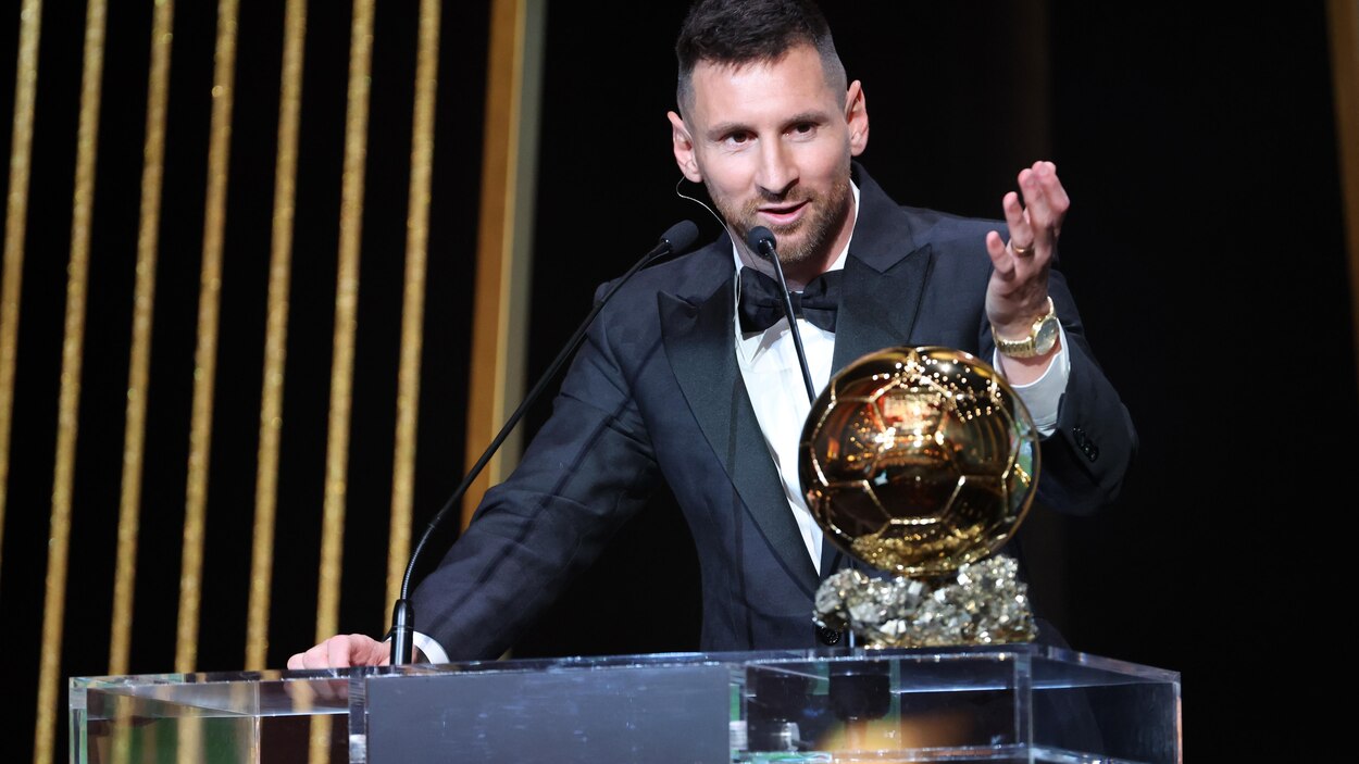 Lionel Messi remporte son huitième Ballon d’or | Radio-Canada
