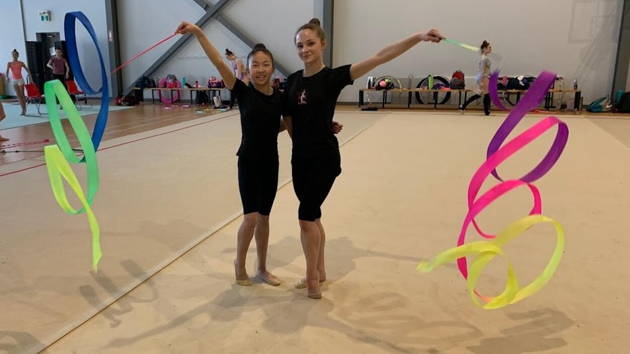 Deux Acadiennes parmi l’élite canadienne en gymnastique rythmique ...