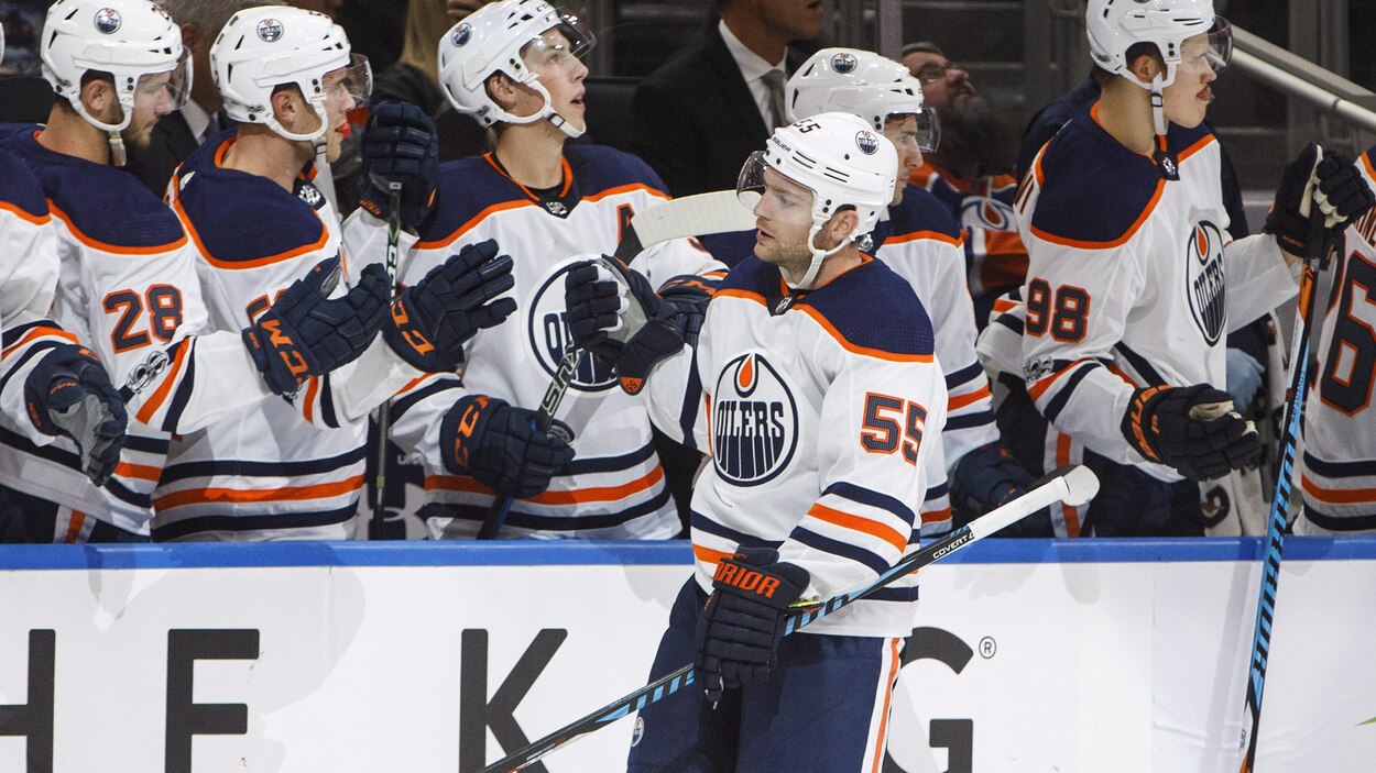Les Oilers battent les Flames à Edmonton et à Calgary | Radio-Canada
