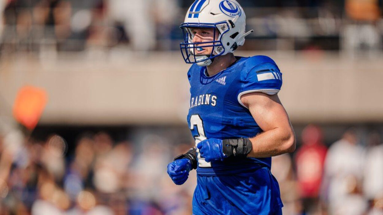 Michael Brodrique, des Carabins, est repêché 2e au total par les Elks | Radio-Canada