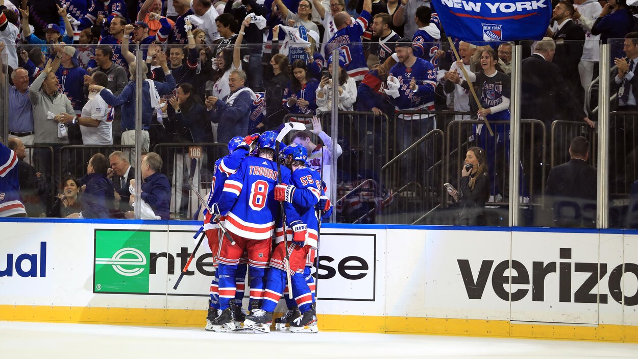 Les Rangers démarrent les compteurs face aux Hurricanes | Radio-Canada
