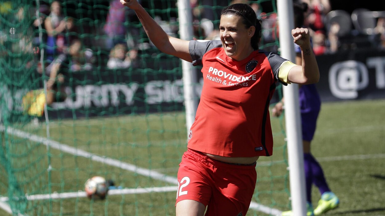 Christine Sinclair candidate au Ballon d'or | Radio-Canada