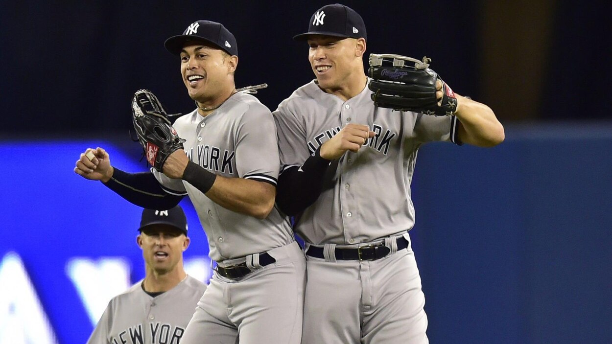 La puissance des Yankees a raison des Blue Jays en 13e manche | Radio-Canada