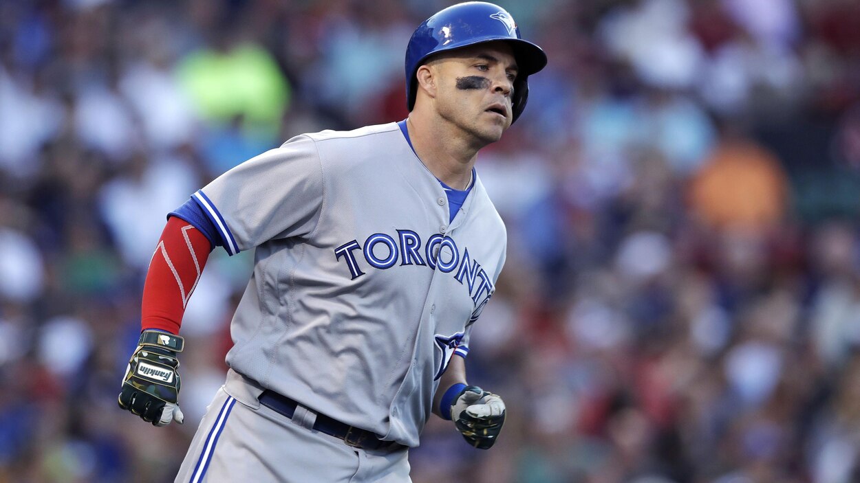 Une victoire des Blue Jays signée Steve Pearce | Radio-Canada