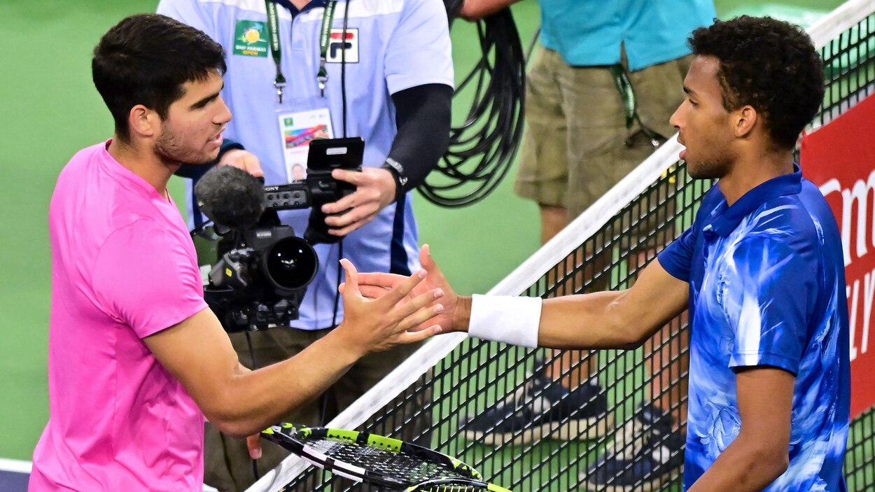 Félix Auger-Aliassime s’incline devant Carlos Alcaraz à Indian Wells | Radio-Canada