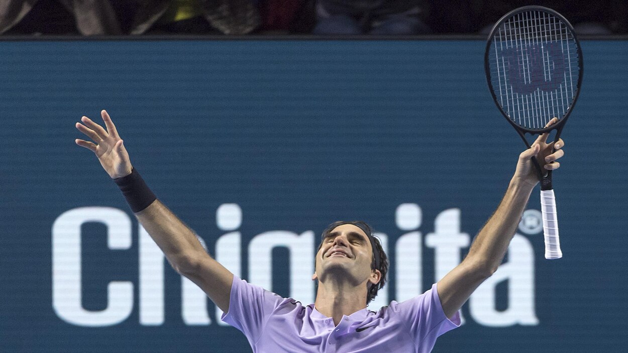Roger Federer gagne un 8e titre à Bâle et un 95e en carrière | Radio-Canada