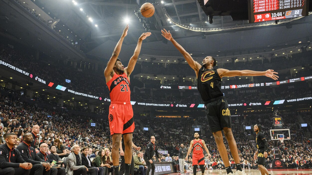 Les Raptors entament la saison du bon pied contre les Cavaliers | Radio ...