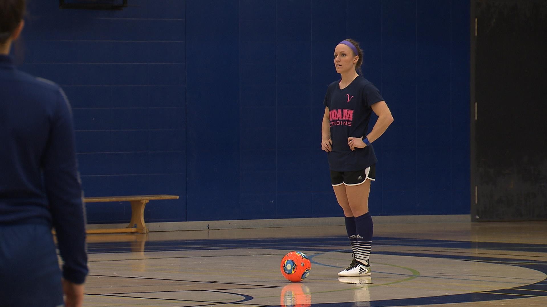 Josée Bélanger à la maison pour une pause du soccer professionnel ...