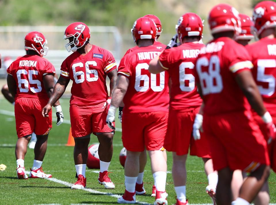 Ryan Hunter sous l'aile de Laurent Duvernay-Tardif | Radio-Canada.ca