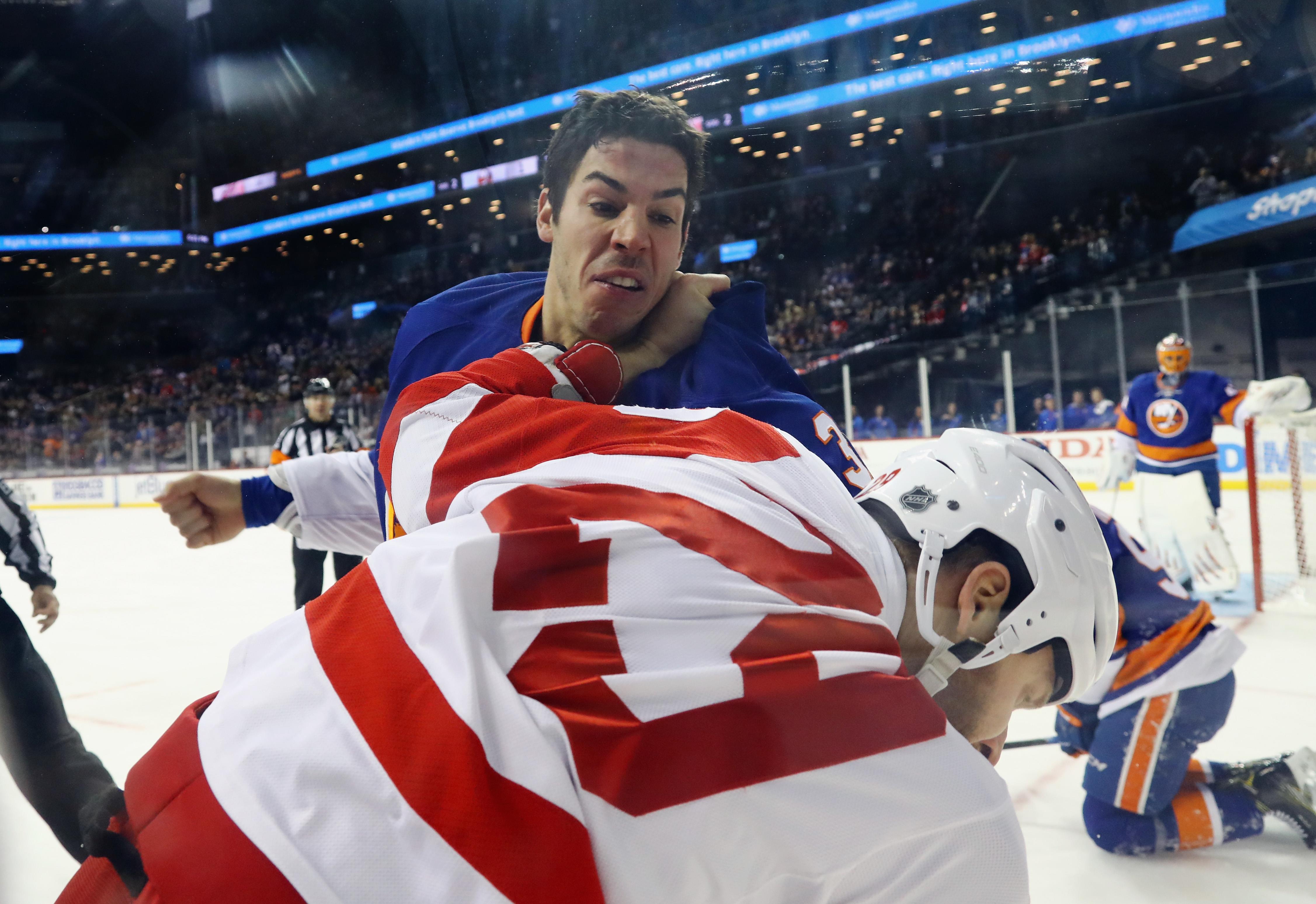 Travis Hamonic, la feuille d’érable sur l’épaule et sur le cœur | Radio ...