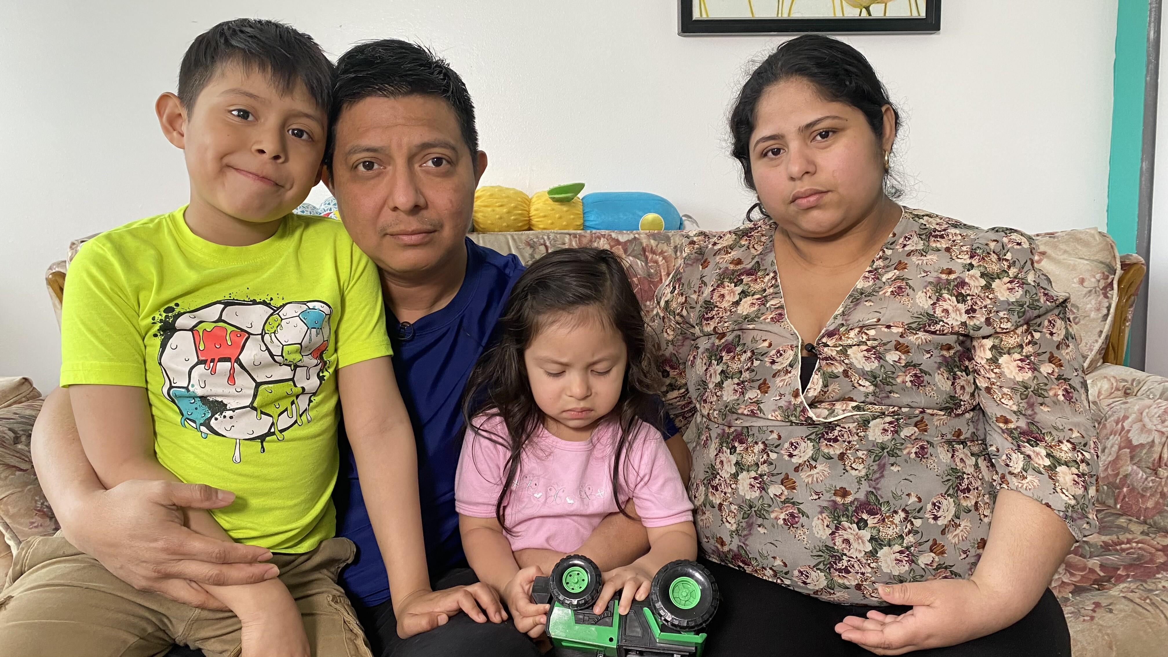 Une famille mexicaine menacée d’expulsion | OHdio | Radio-Canada