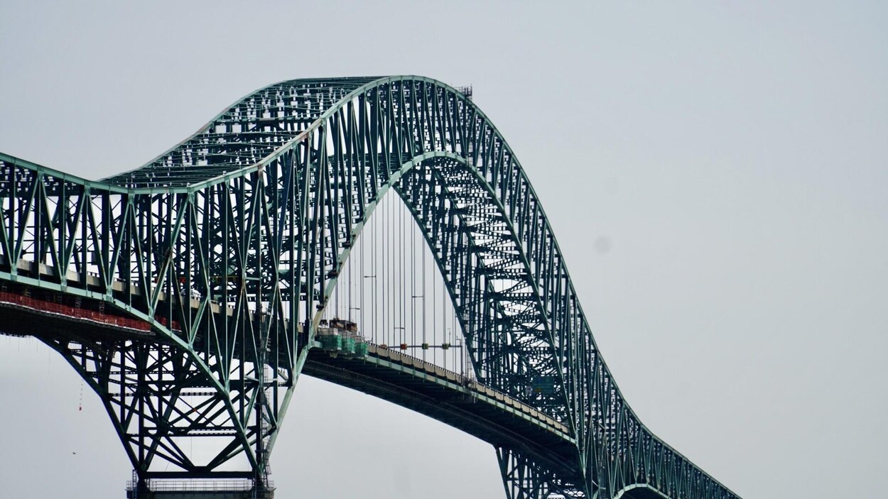 Une étude pour mesurer l’effet du vent sur la structure du pont ...