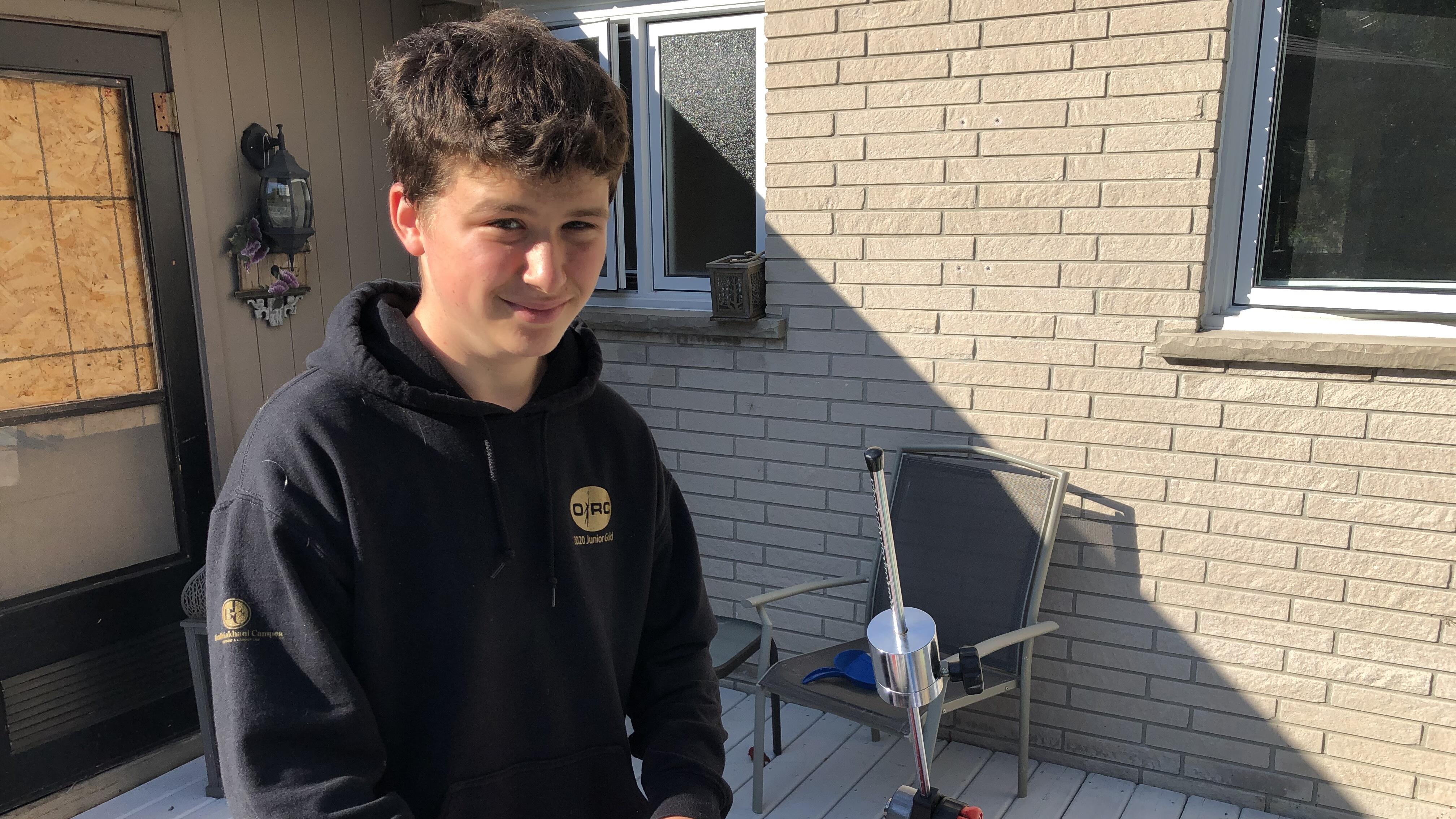 Une corde de plus à la raquette de Robert de la Riva | OHdio | Radio-Canada