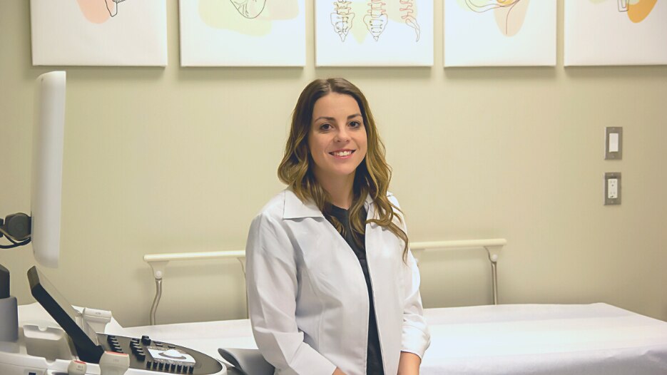 Une jeune échographiste de Saint-Paul revient pratiquer dans sa région | OHdio | Radio-Canada